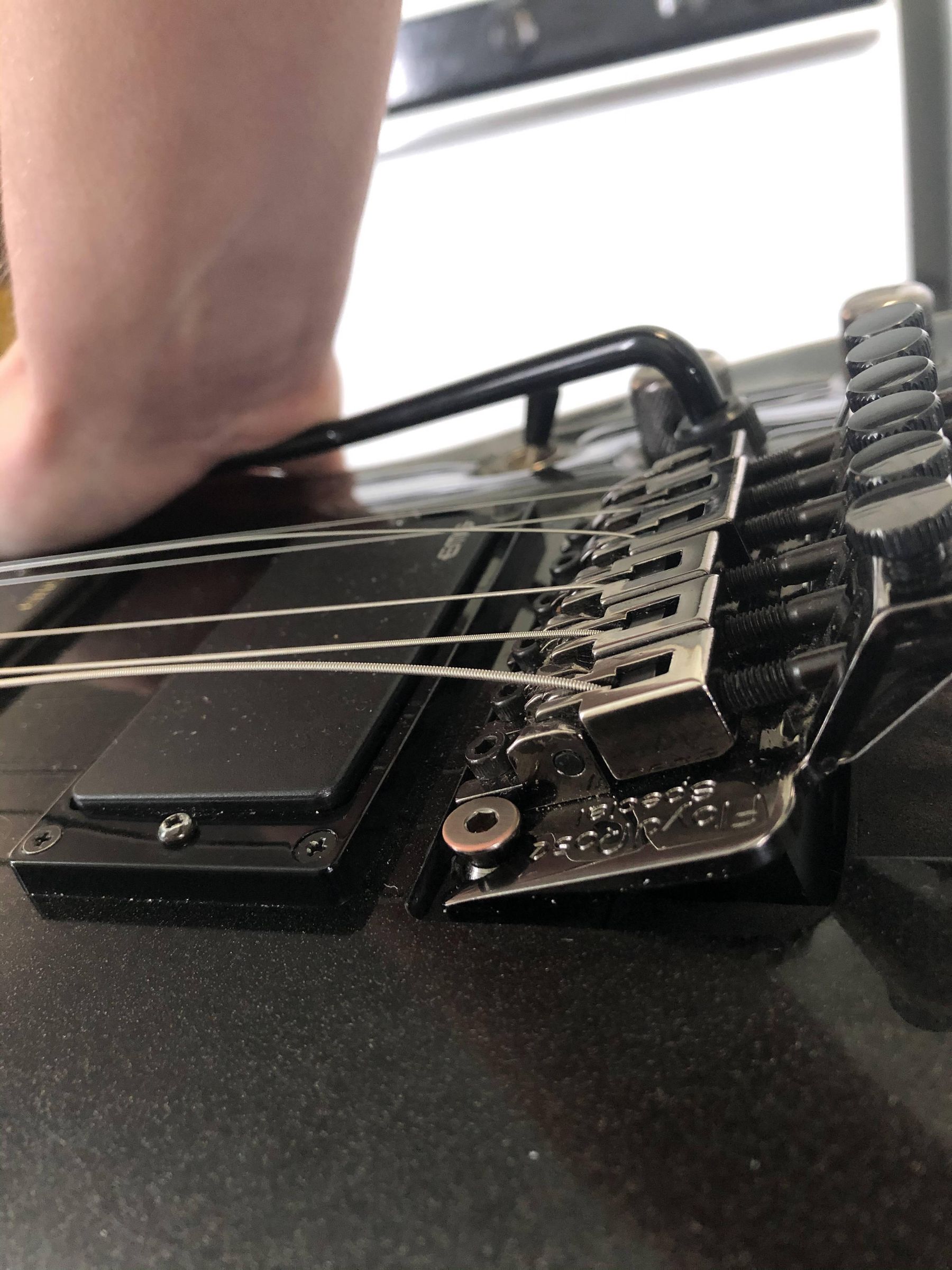 How to Change Strings on Floyd Rose Guitar : 13 Steps (with Pictures ...