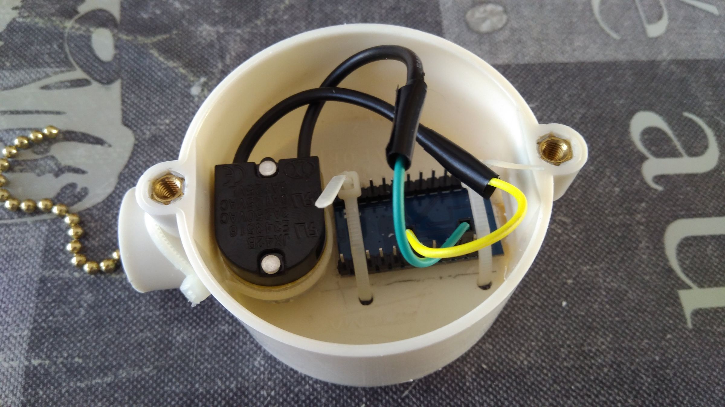 Titanfall Ejection Lever MK.2 : 7 Steps - Instructables