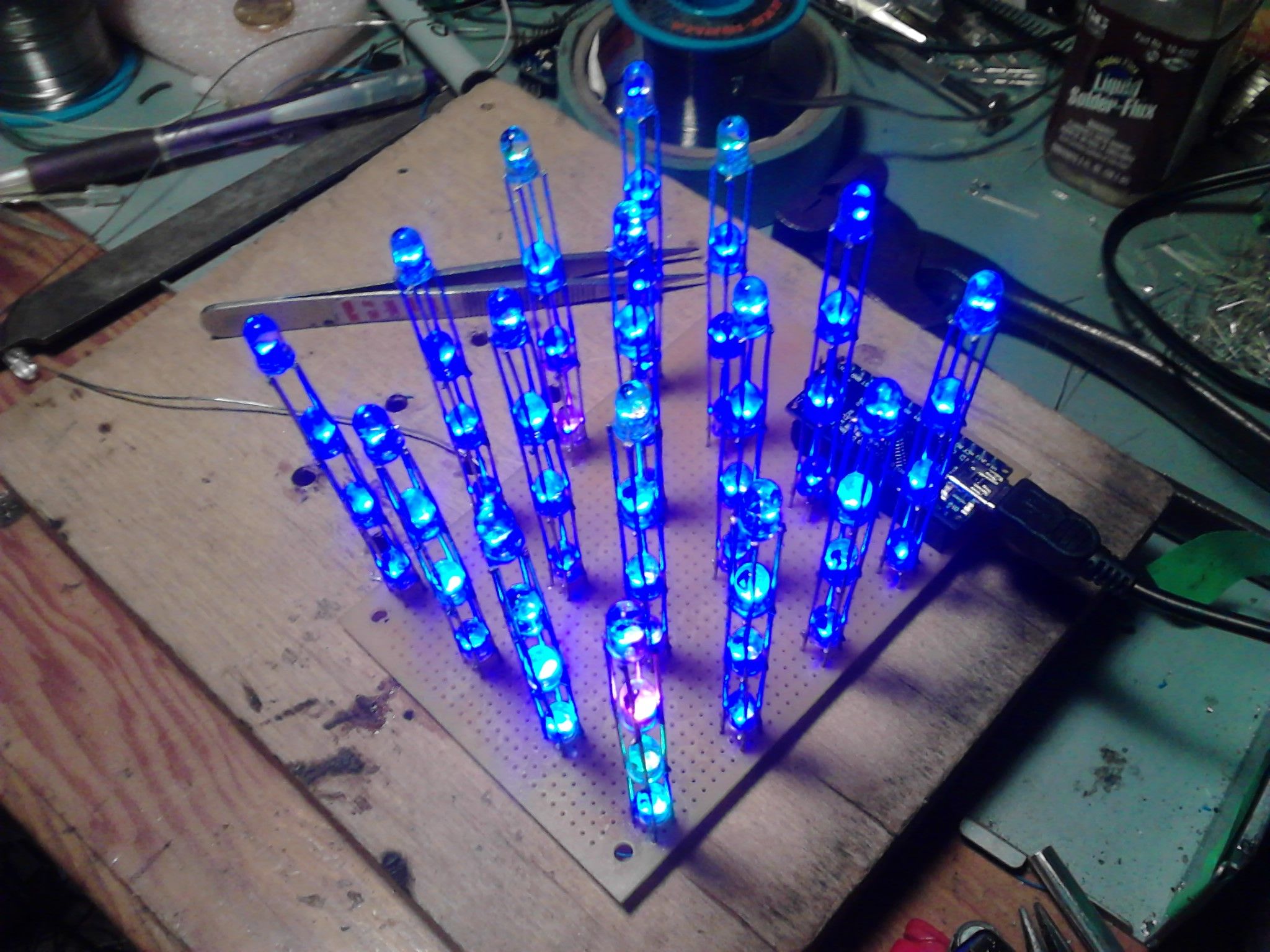 Charliecube -- Charlieplexed 4x4x4 RGB LED Cube : 6 Steps (with Pictures) - Instructables