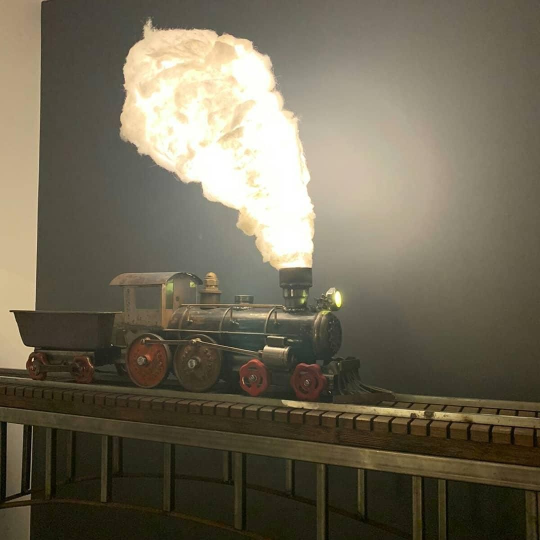 My ‘Light’ Engine Locomotive – a Unique Scrap Metal Train Lamp & Bridge ...