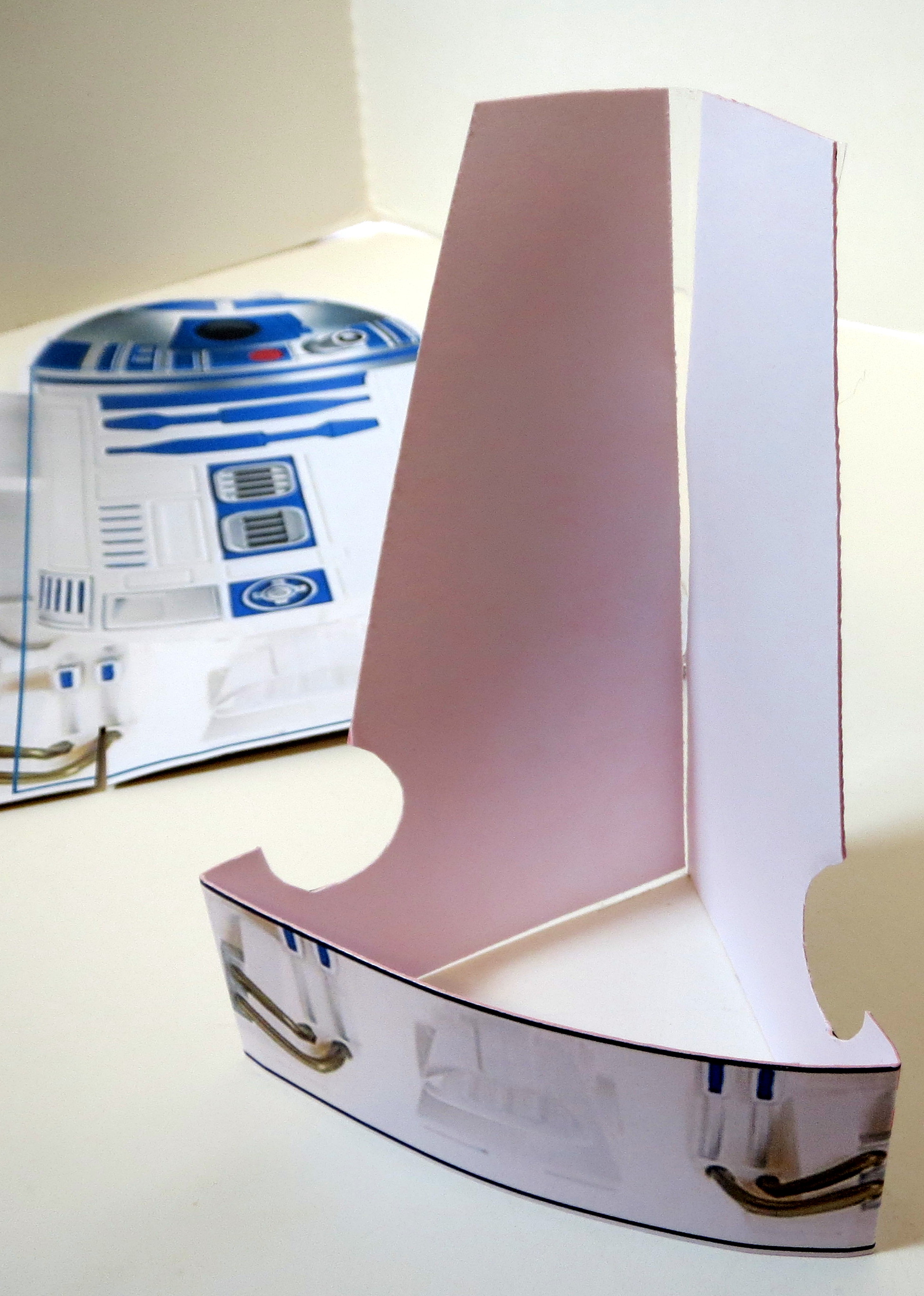 This Is the "Droid You've Been Looking For" Phone Stand : 5 Steps (with ...