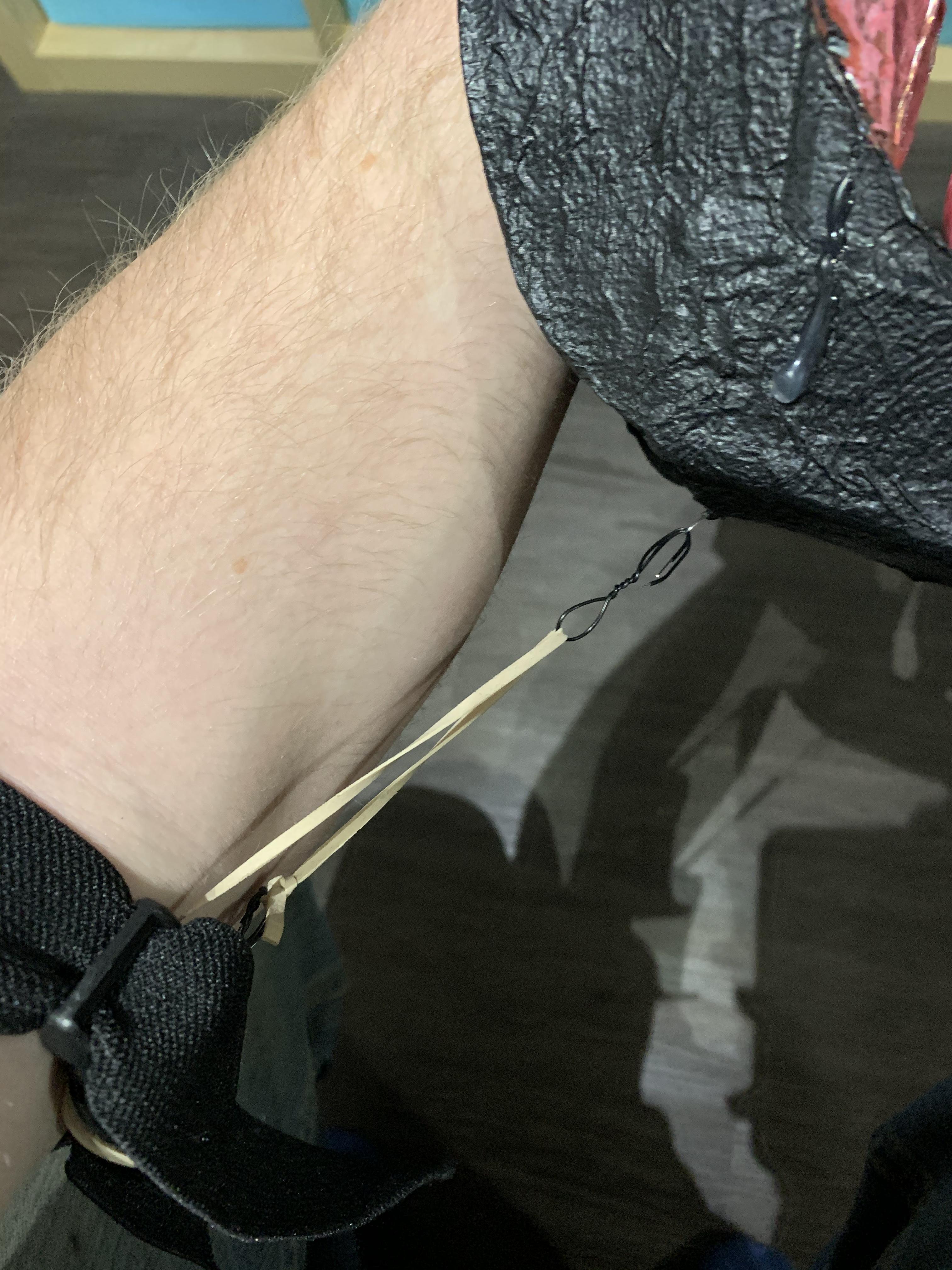 Venom Puppet Costume : 9 Steps (with Pictures) - Instructables