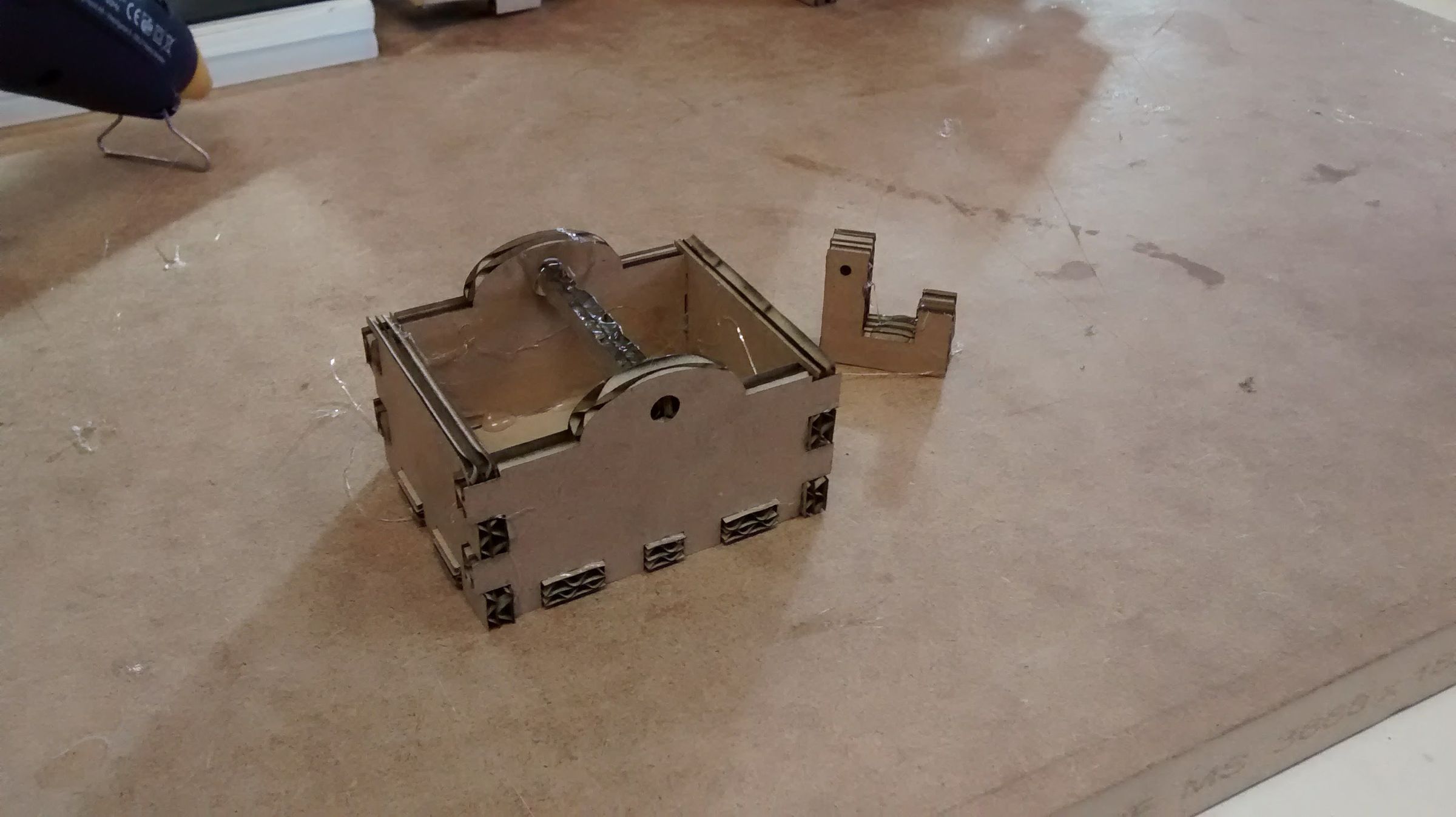 Cardboard Crane : 5 Steps (with Pictures) - Instructables