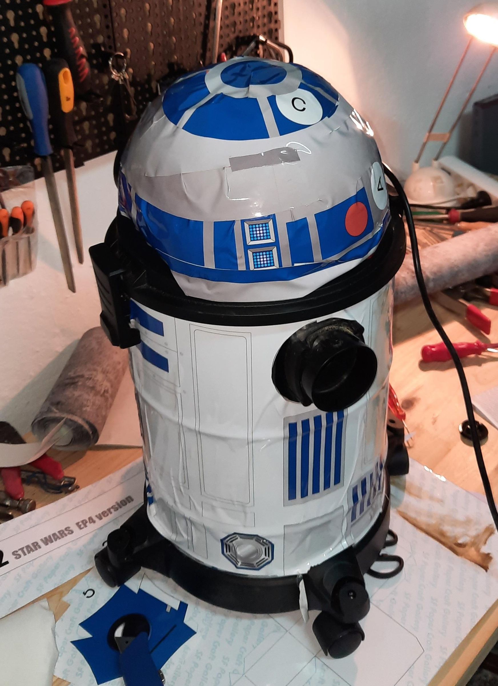 R2-D2 VACUUM : 4 Steps - Instructables