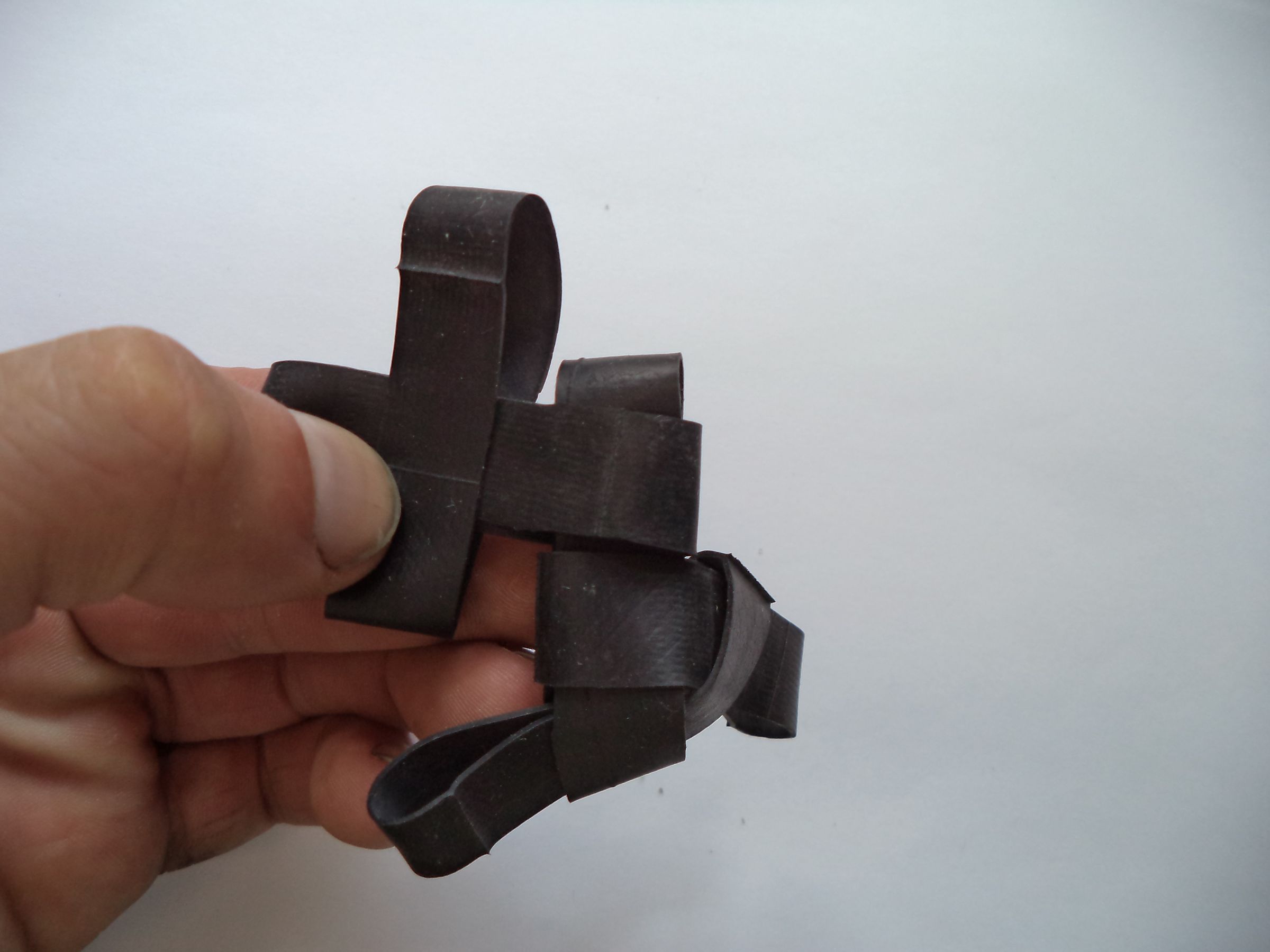 Backpack Cargo Net From Inner Tubes : 26 Steps (with Pictures ...