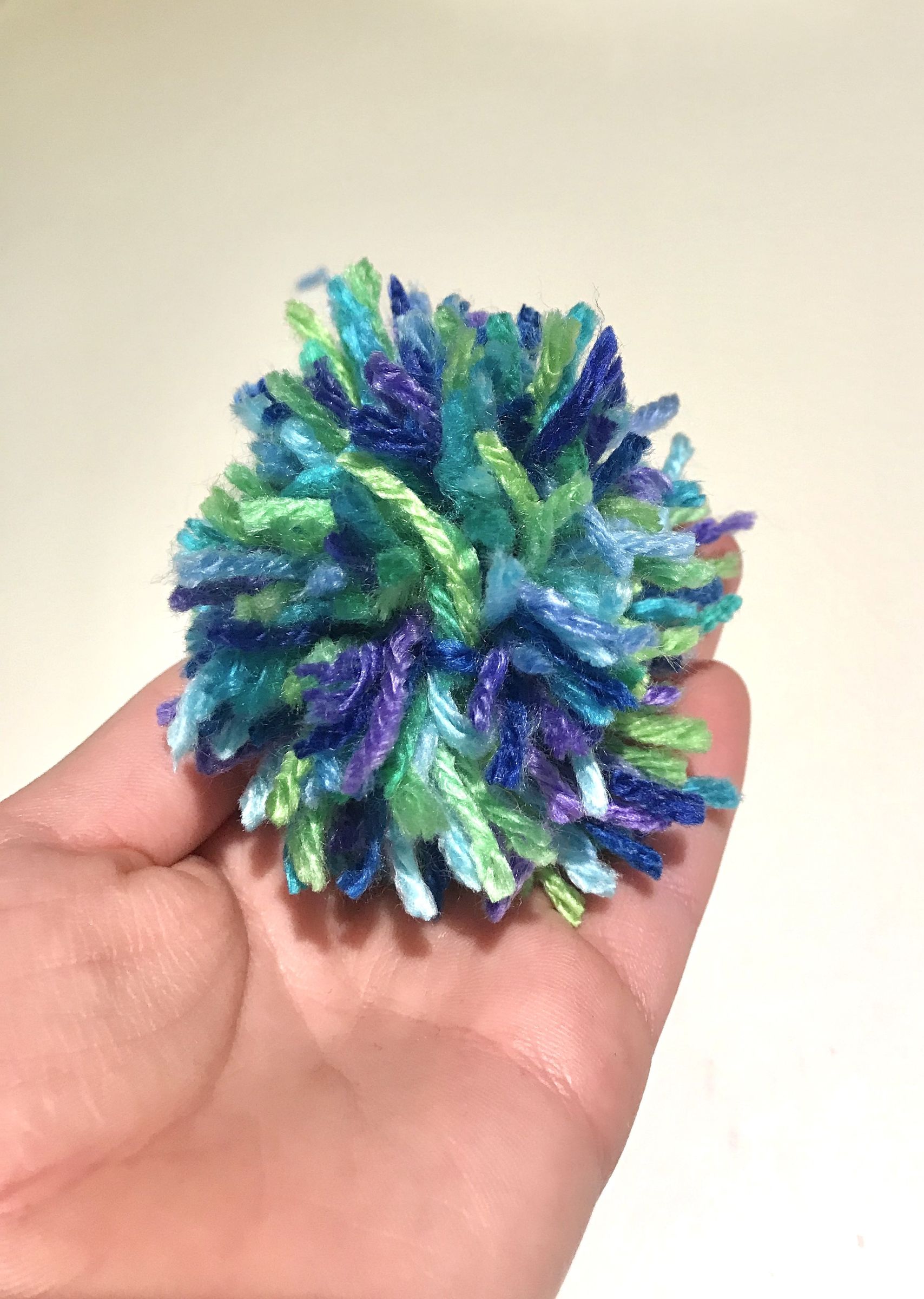 Yarn Pom-Pom Flowers : 5 Steps - Instructables