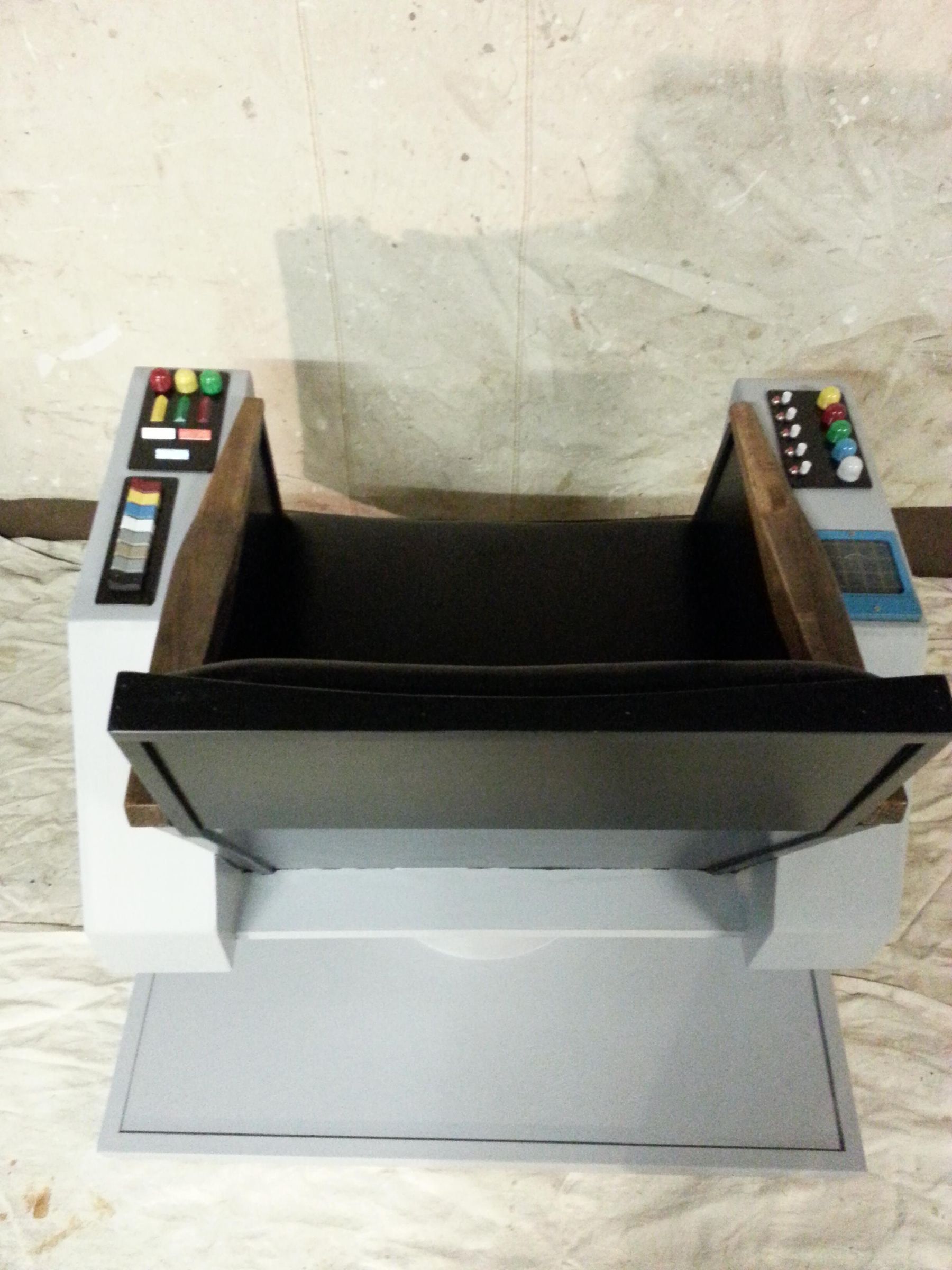 Captain Kirks Star Trek Chair With Sound : 7 Steps (with Pictures ...