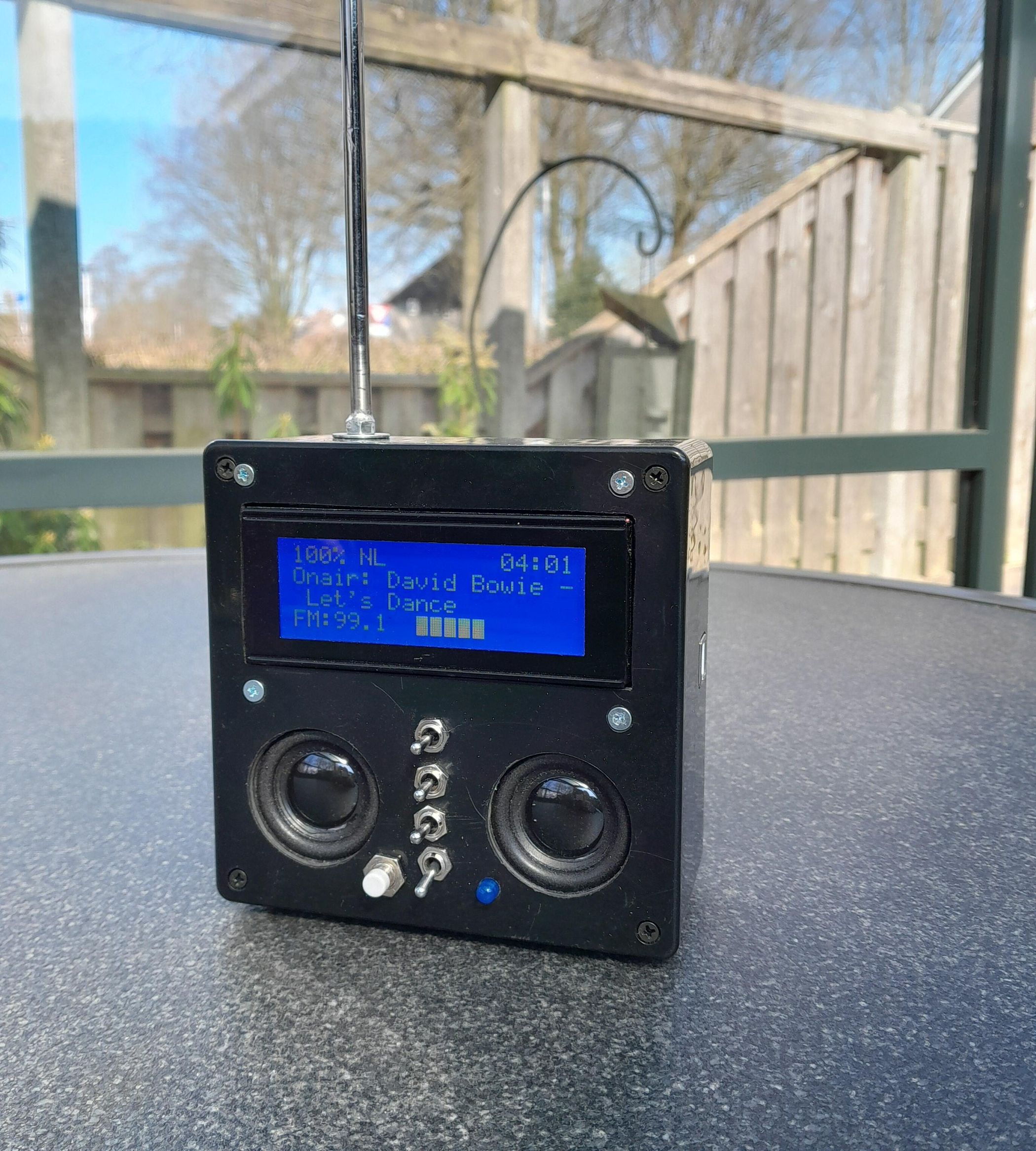 Mini FM Radio With RDA5807m Chip : 8 Steps (with Pictures) - Instructables