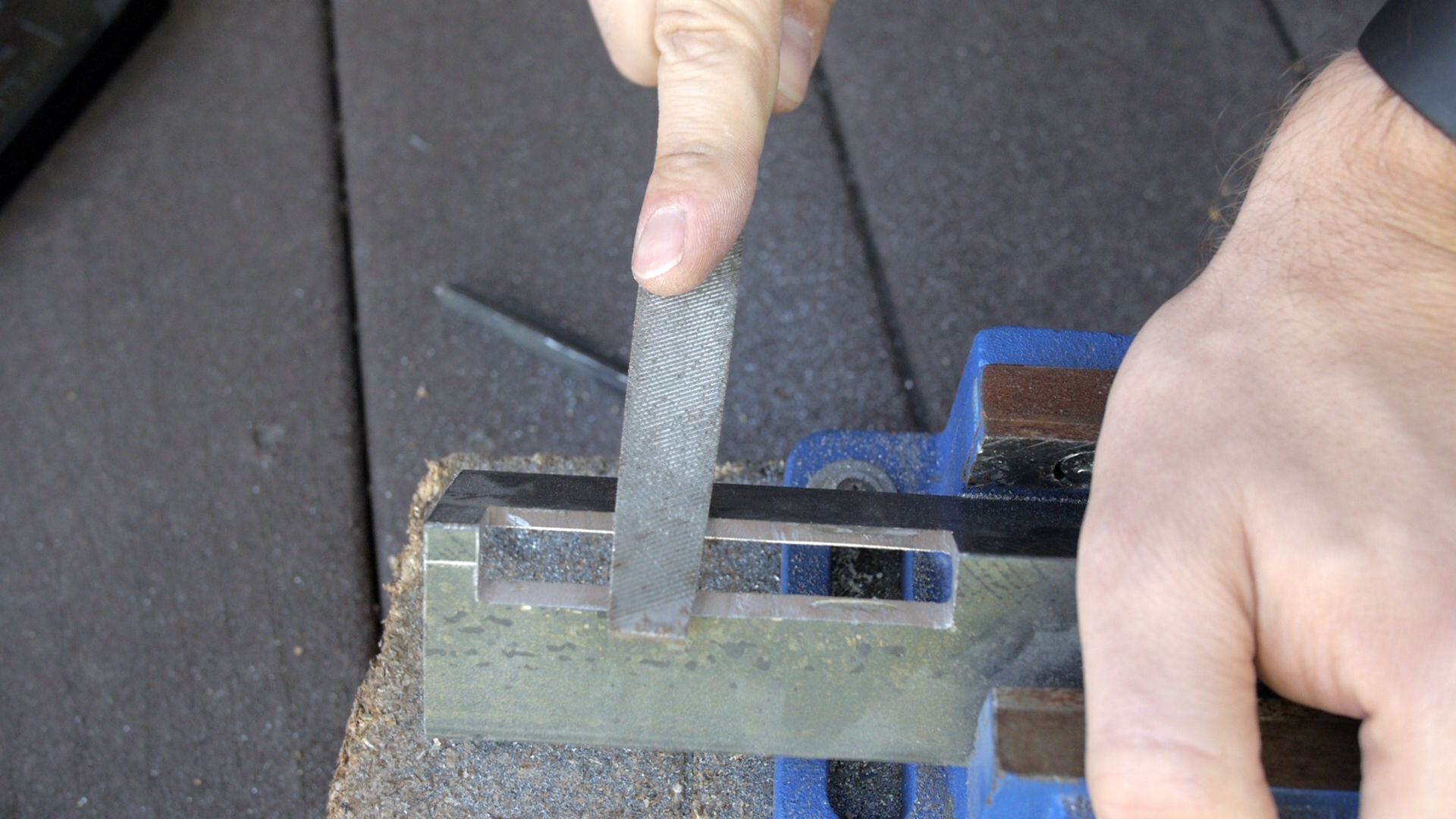 Simple Sheet Metal Brake: No Welding : 18 Steps (with Pictures ...