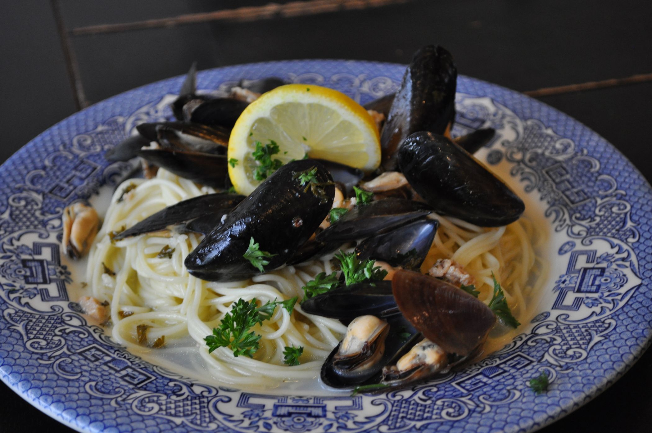 Mariners Mussels (Clams, Mussles & Angel Hair) : 5 Steps (with Pictures ...