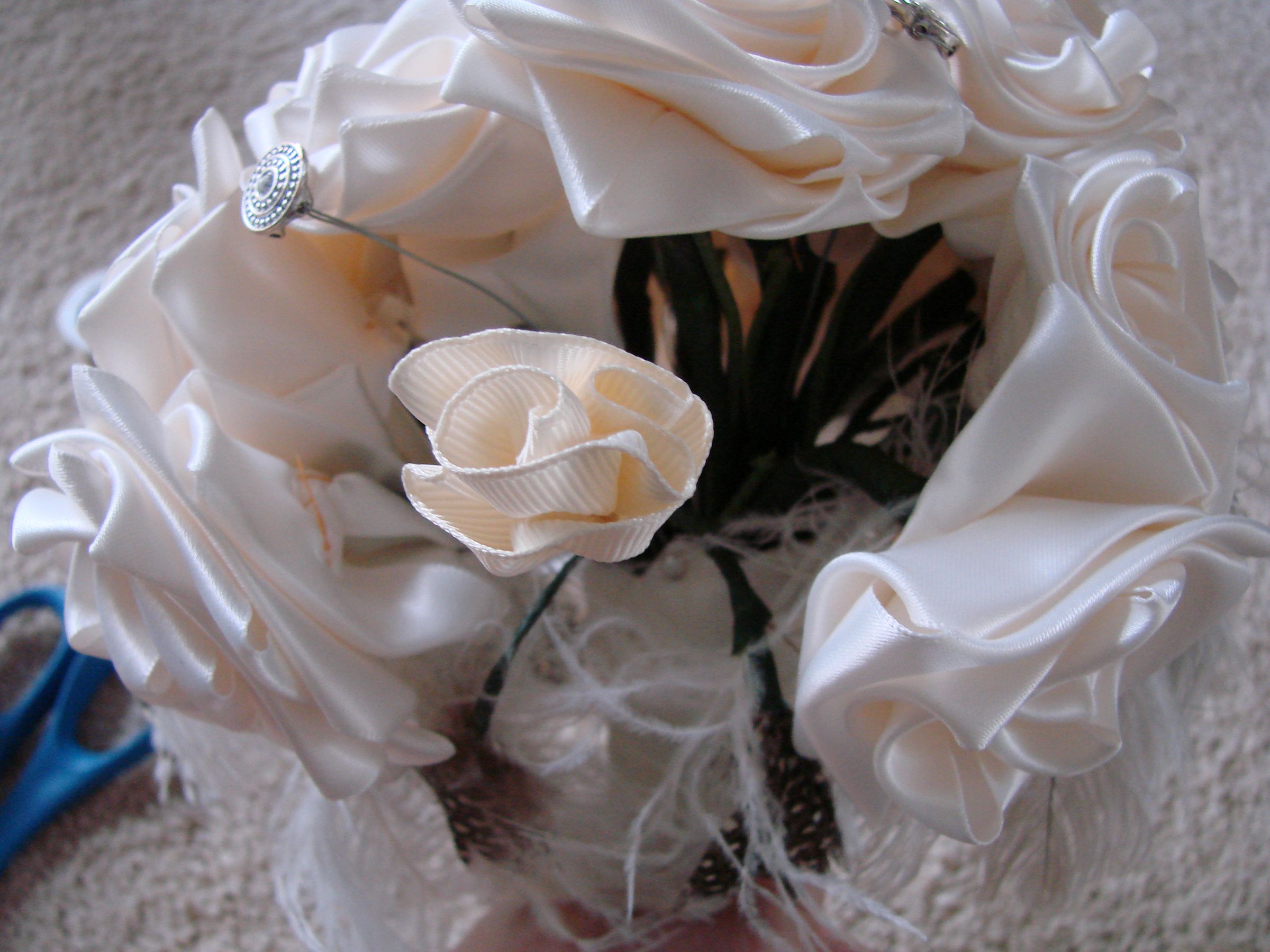 Heirloom Ribbon Bouquet : 6 Steps (with Pictures) - Instructables