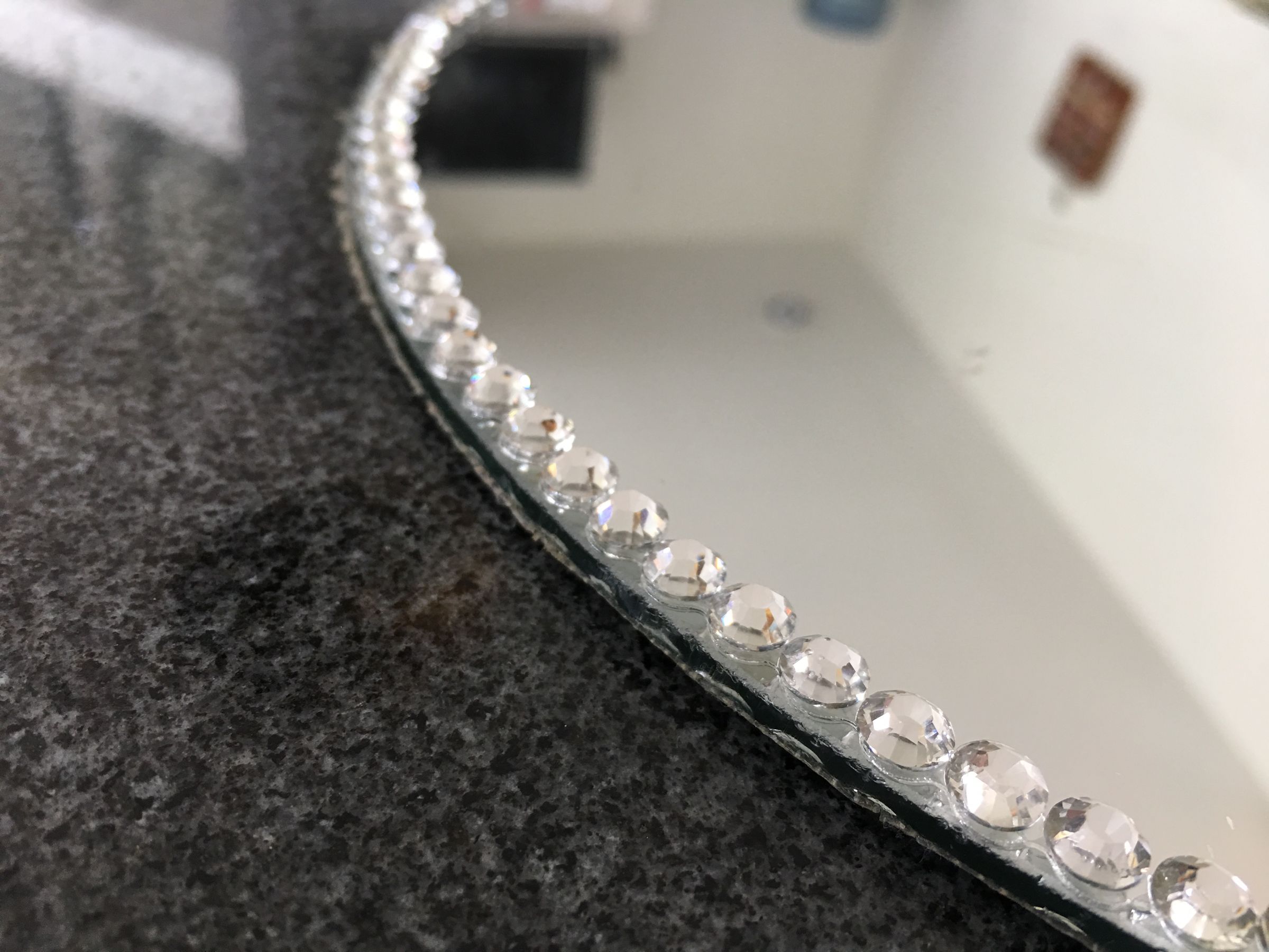 Fancy Rhinestone Mirror : 6 Steps (with Pictures) - Instructables