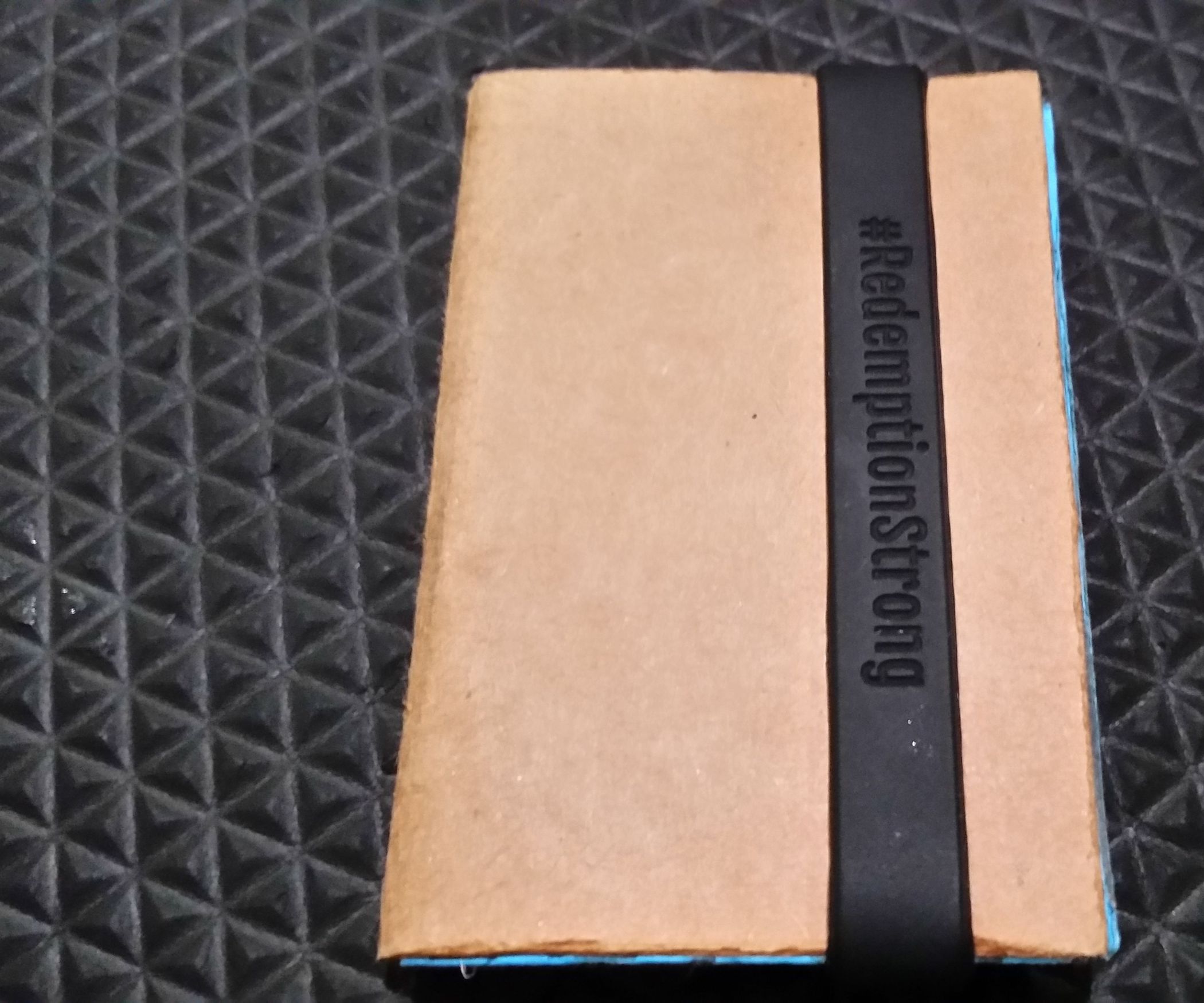 DIY Minimalist Wallet : 4 Steps - Instructables