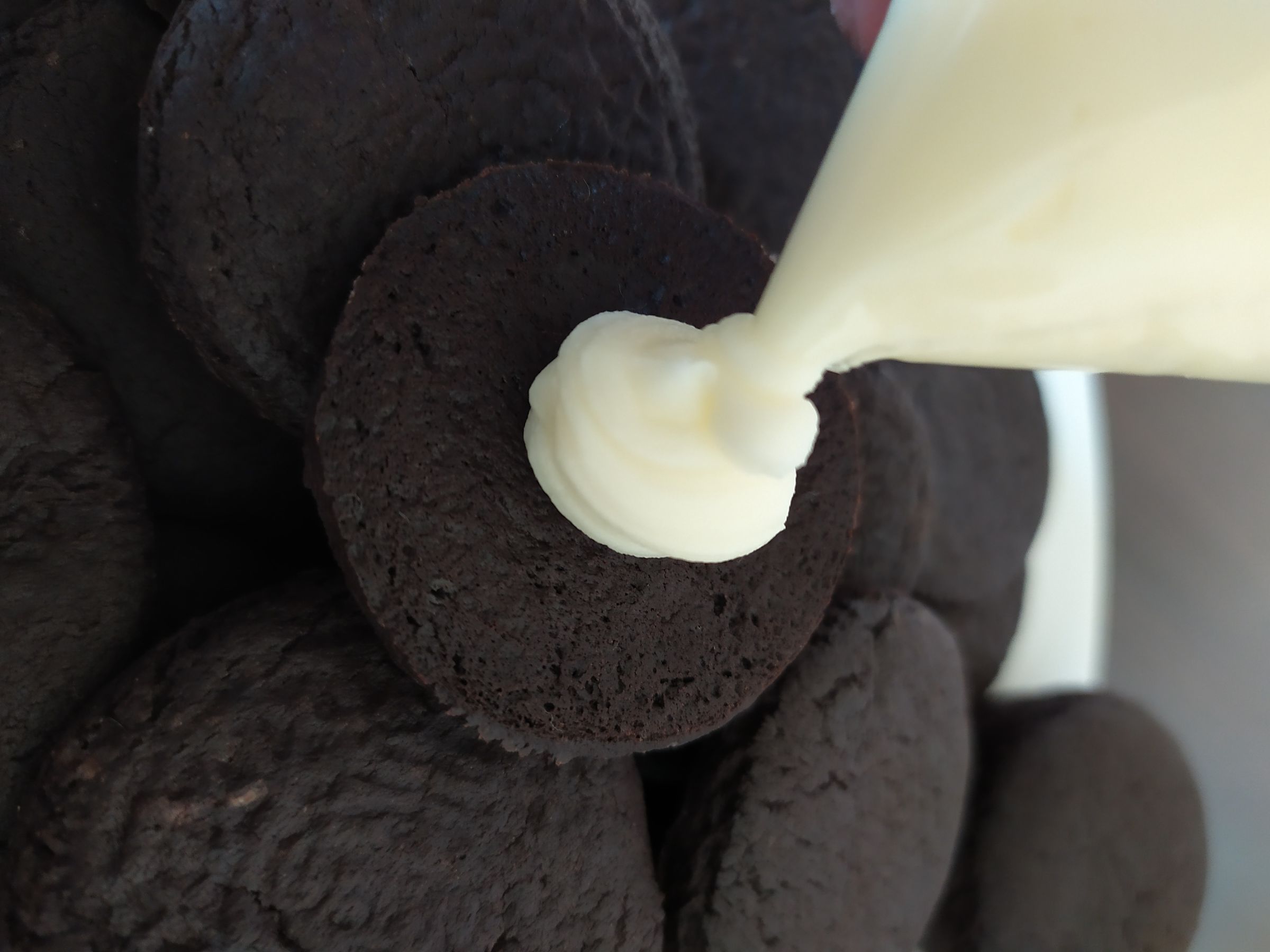 Oreo Cookies COPYCAT Recipe : 9 Steps (with Pictures) - Instructables