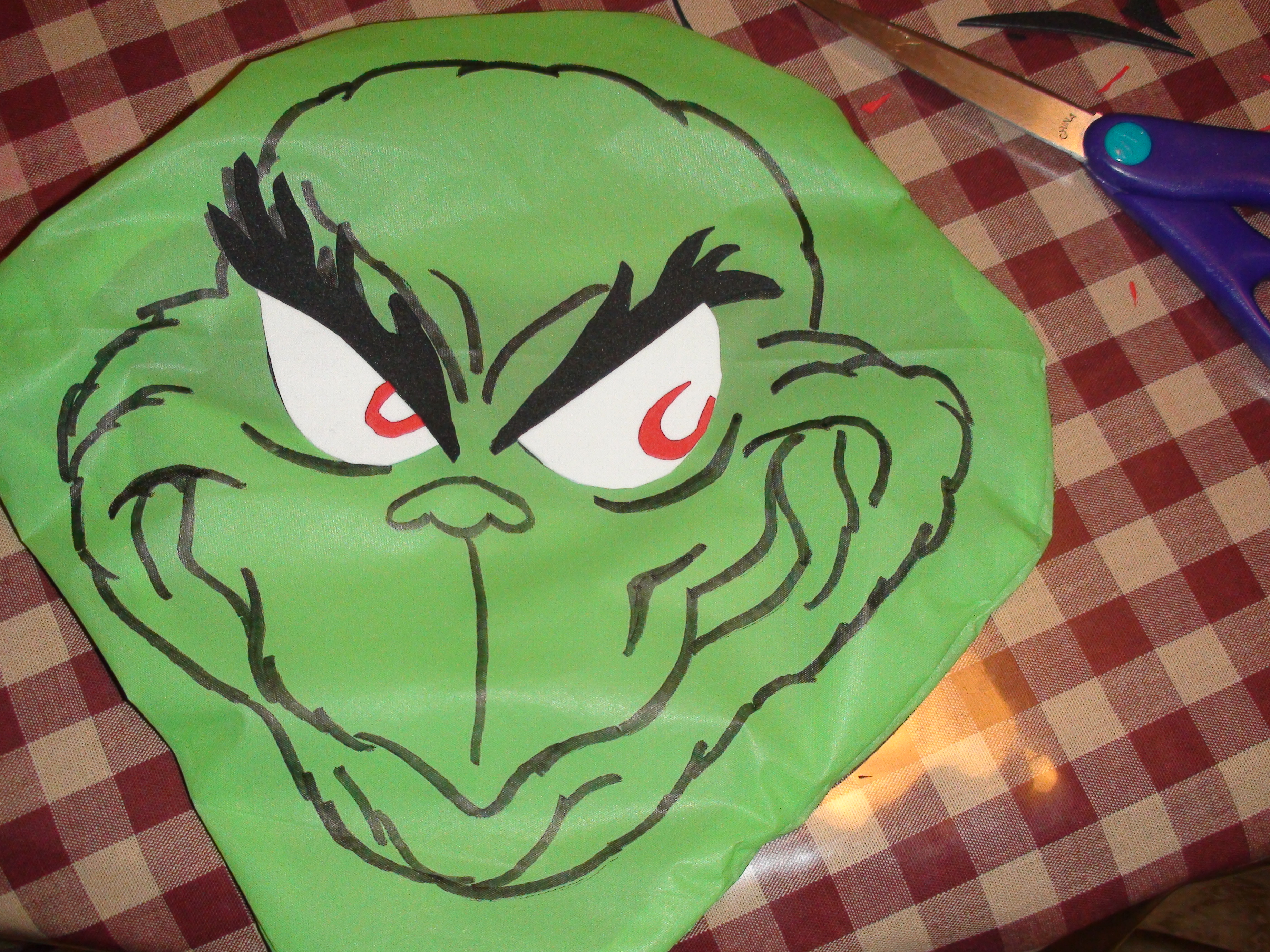 Grinch Christmas Tree Topper : 10 Steps - Instructables