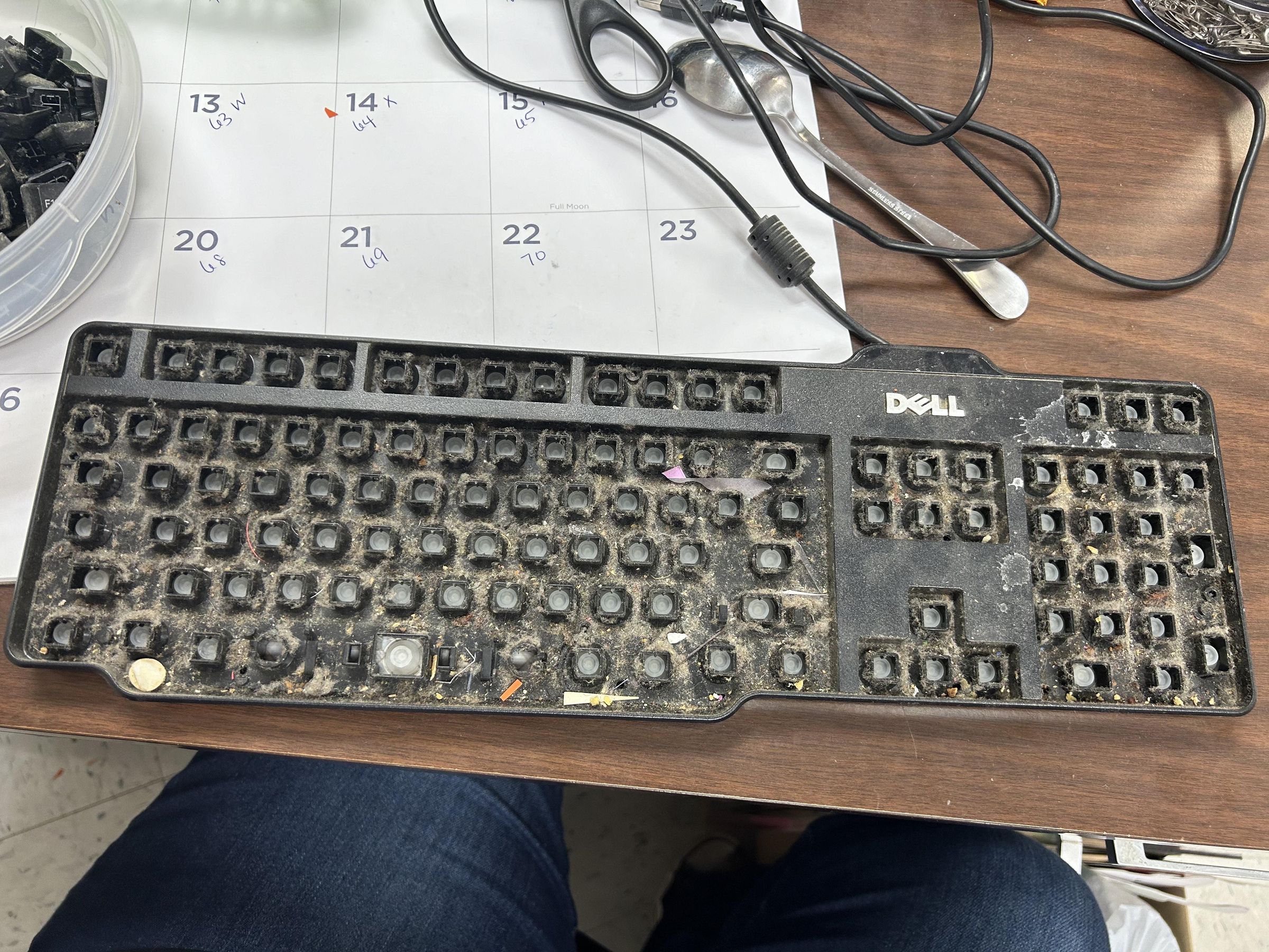 Cleaning Your Keyboard Safely : 7 Steps (with Pictures) - Instructables