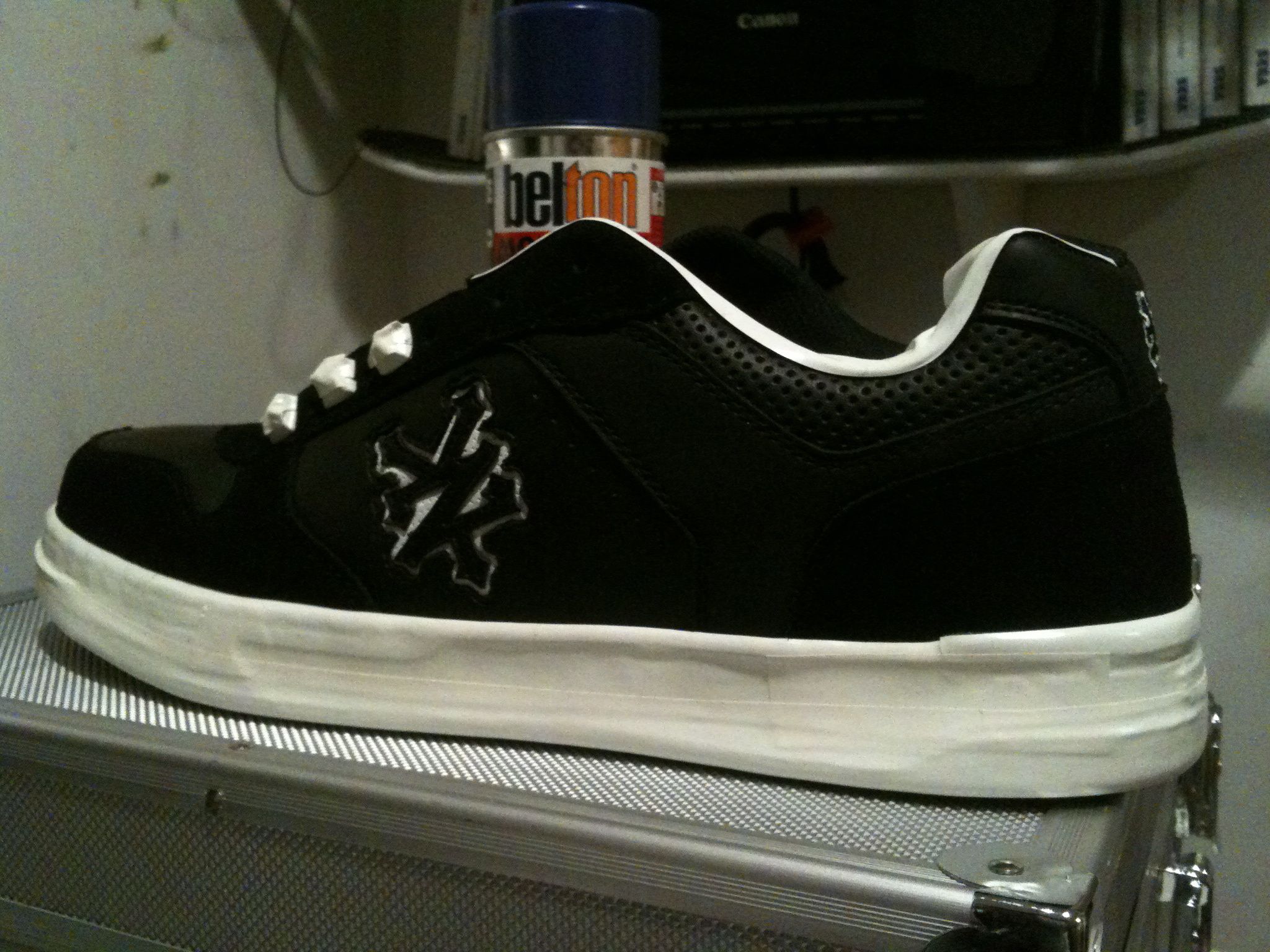 How to Customize Skate Shoes : 6 Steps - Instructables