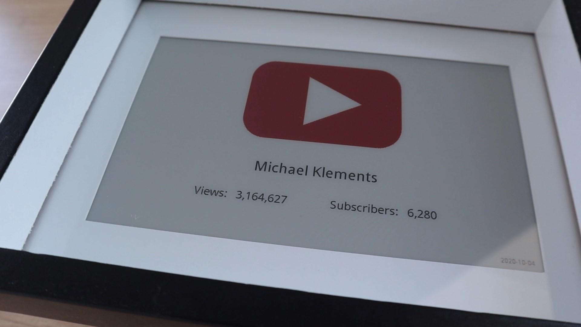 YouTube Subscriber Counter Using an E-Paper Display and Raspberry Pi ...