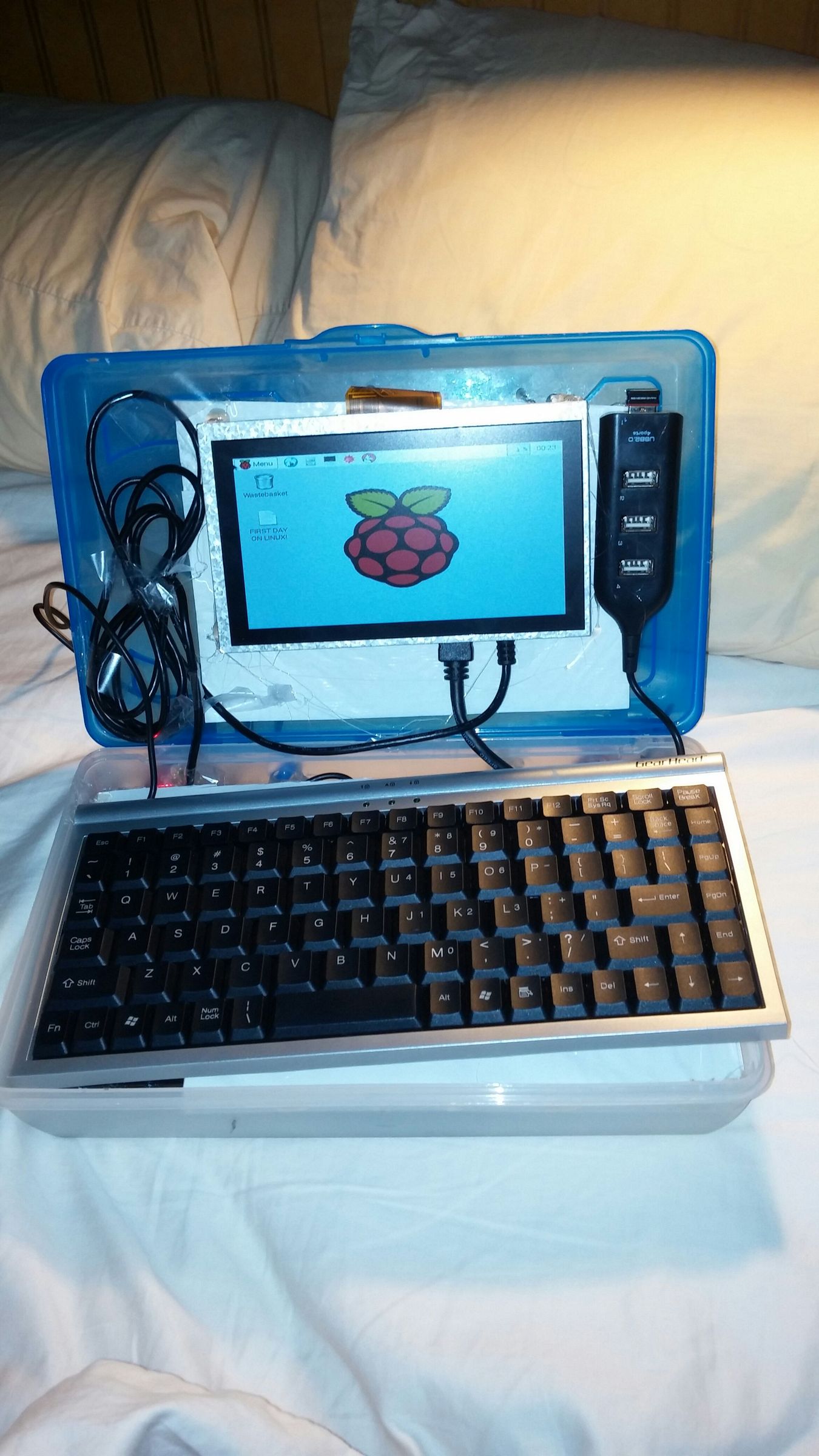 Netbook Laptop Build for $ 160 - Raspberry Pi Powered. : 6 Steps - Instructables