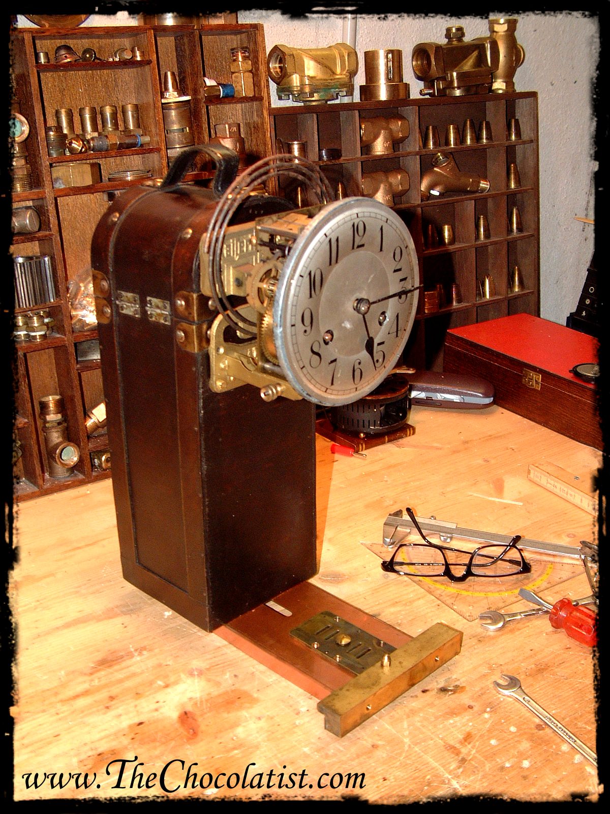 The Steampunk Pendulum Clock of the Airship Pirate : 5 Steps ...