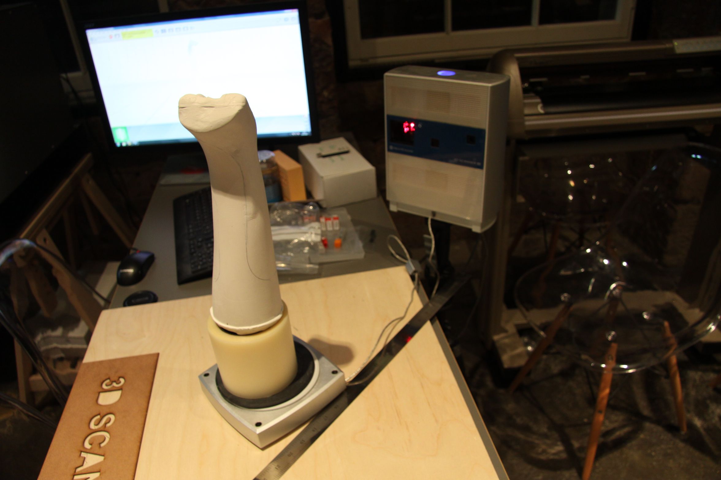 3D Scanning Using the NextEngine 3D Scanner HD : 13 Steps (with ...