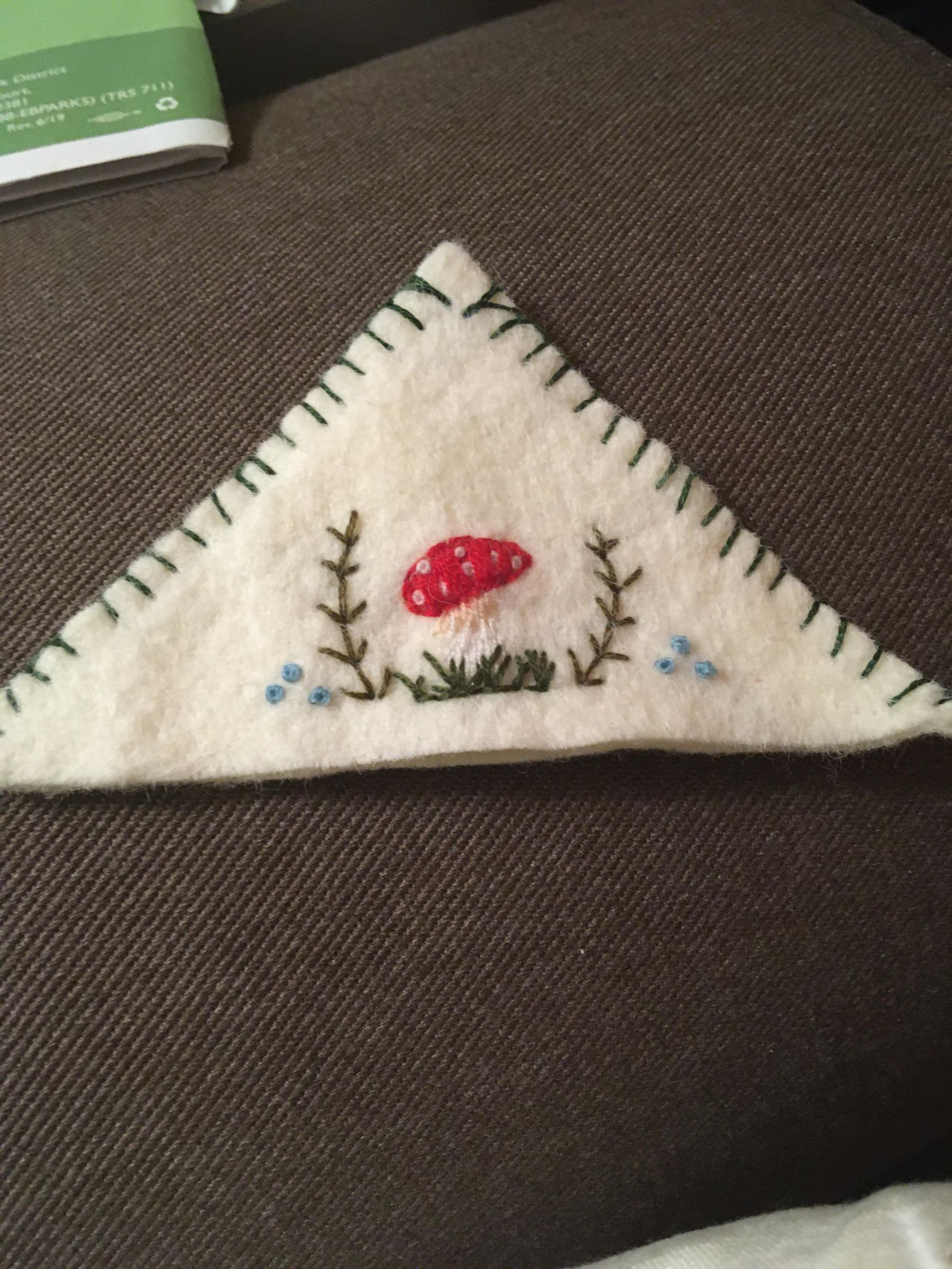 Embroidered Corner Bookmarks : 5 Steps (with Pictures) - Instructables