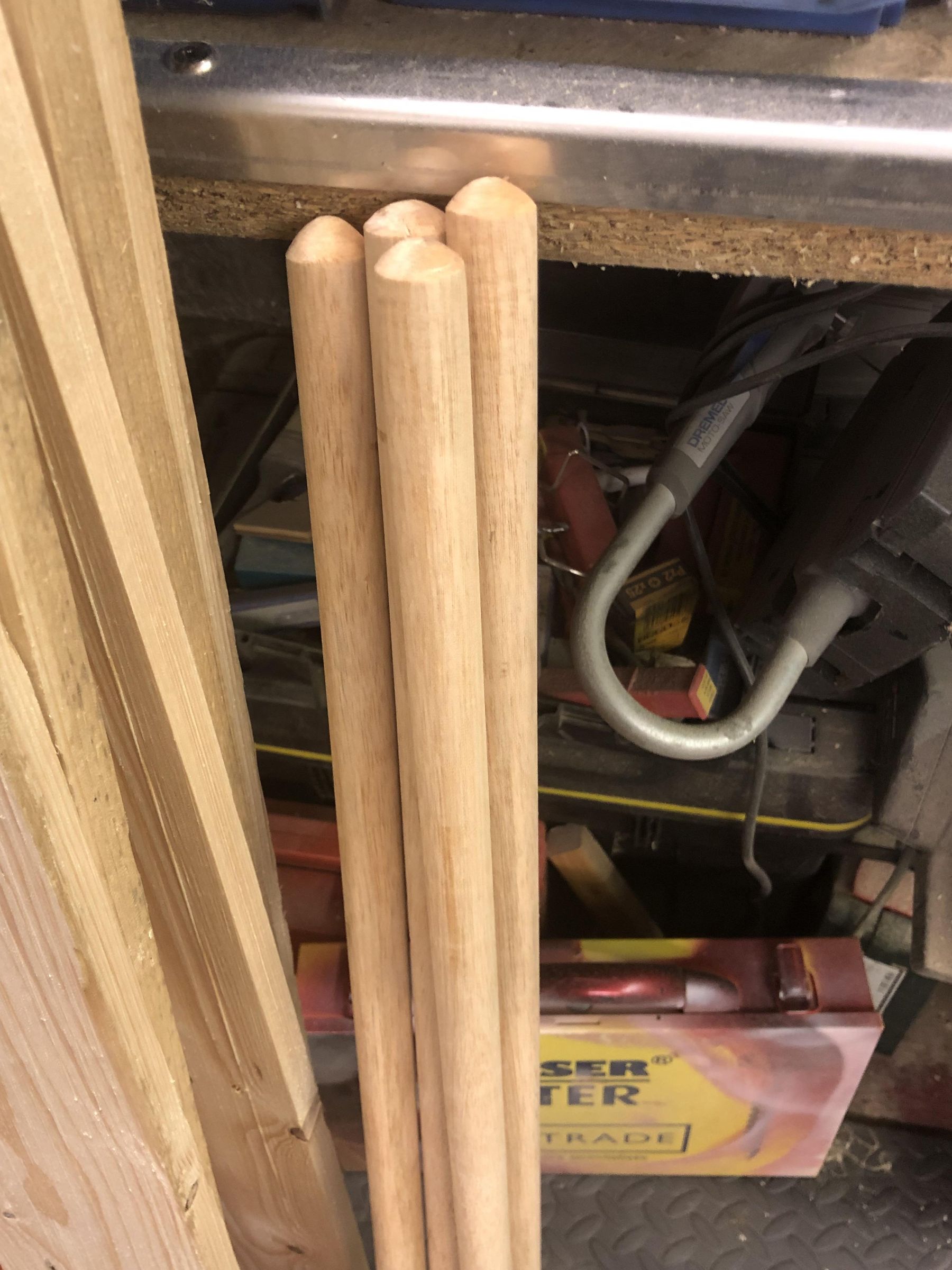 Broom Shaft and MDF Tall Plant Stand El Cheapo! : 5 Steps (with ...