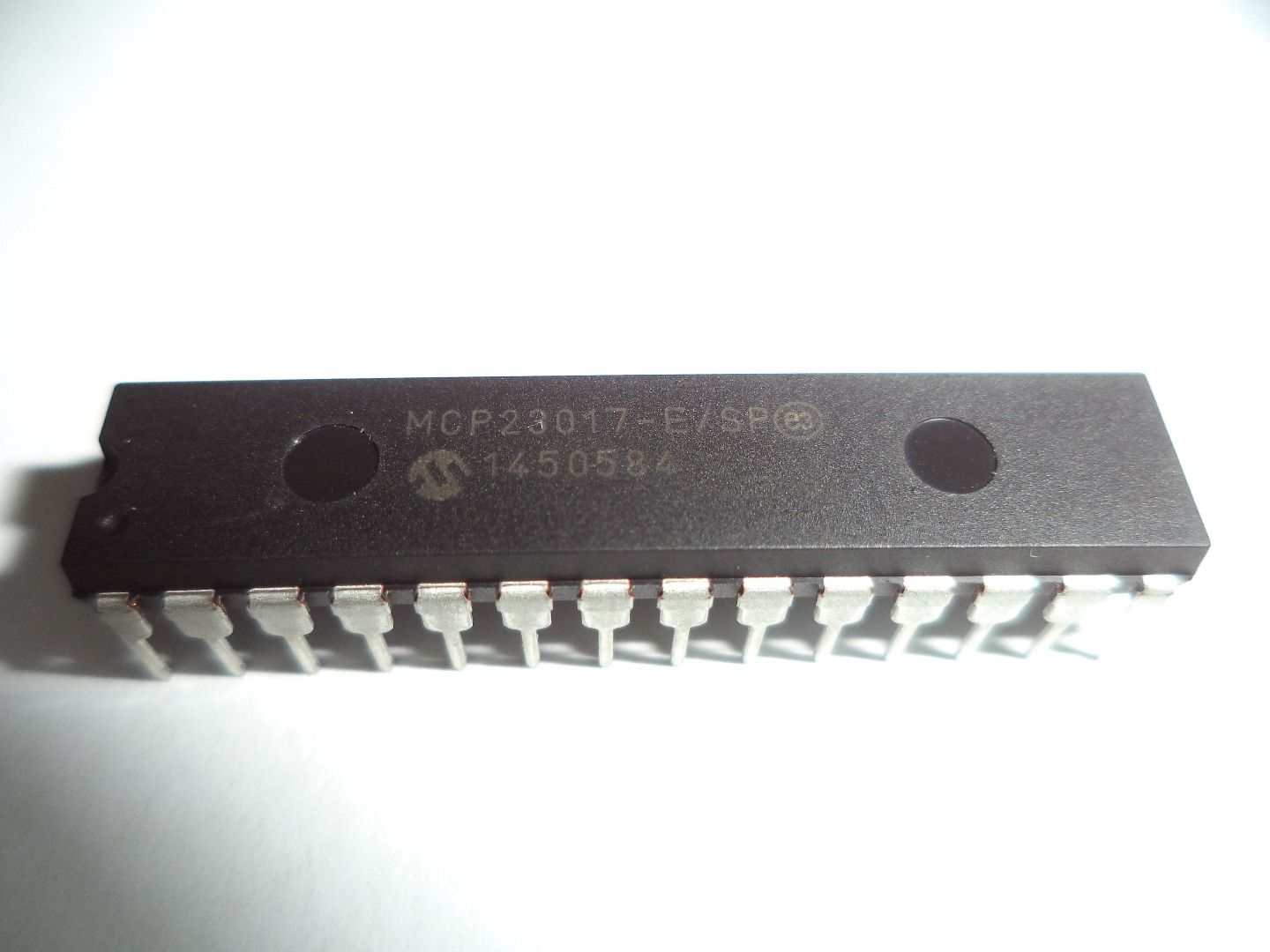 LinkIt ONE – MCP23017 I2C Port Expander : 5 Steps - Instructables