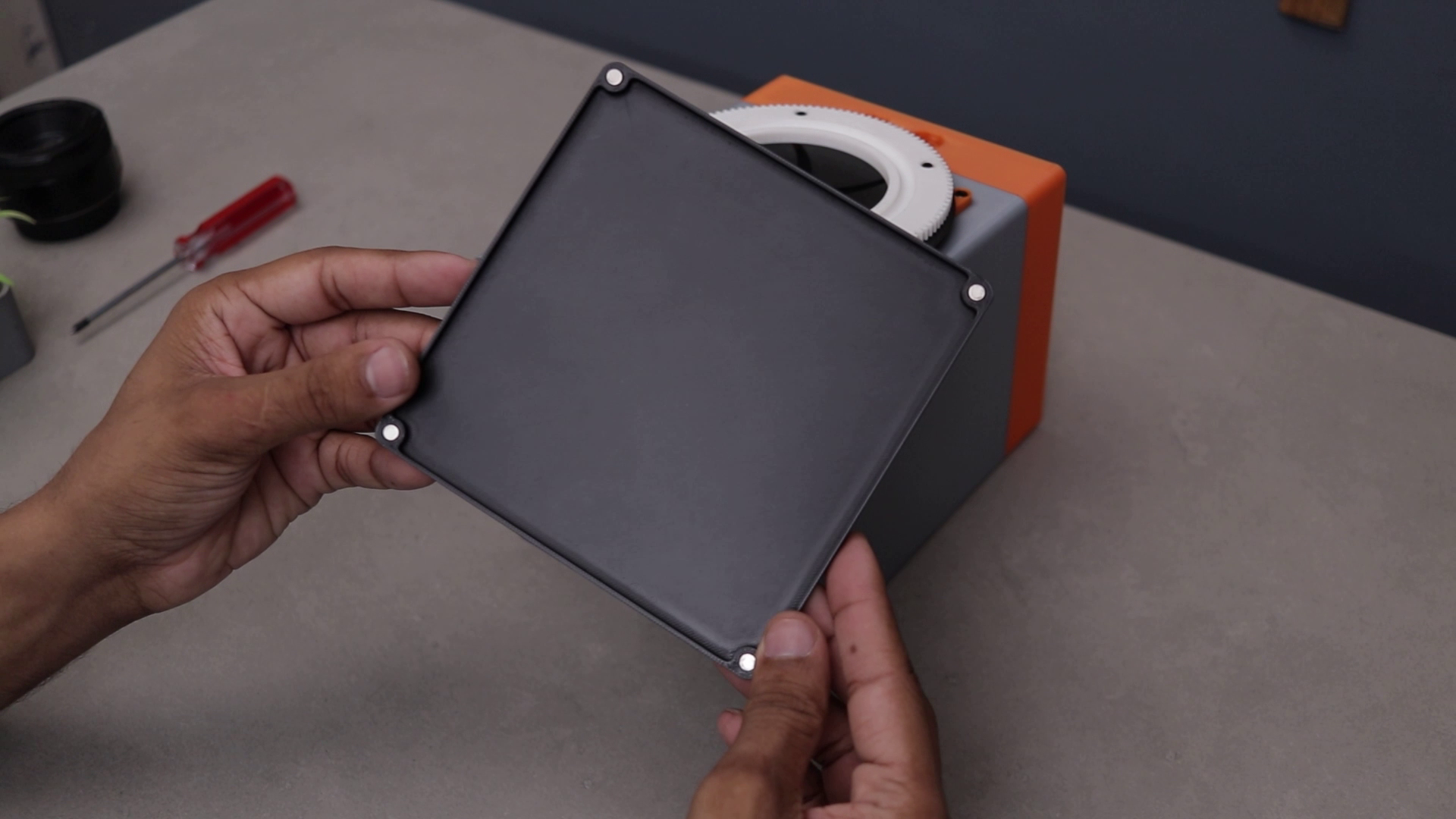 Smart Desk Dustbin With Futuristic Iris Lid : 10 Steps (with Pictures ...