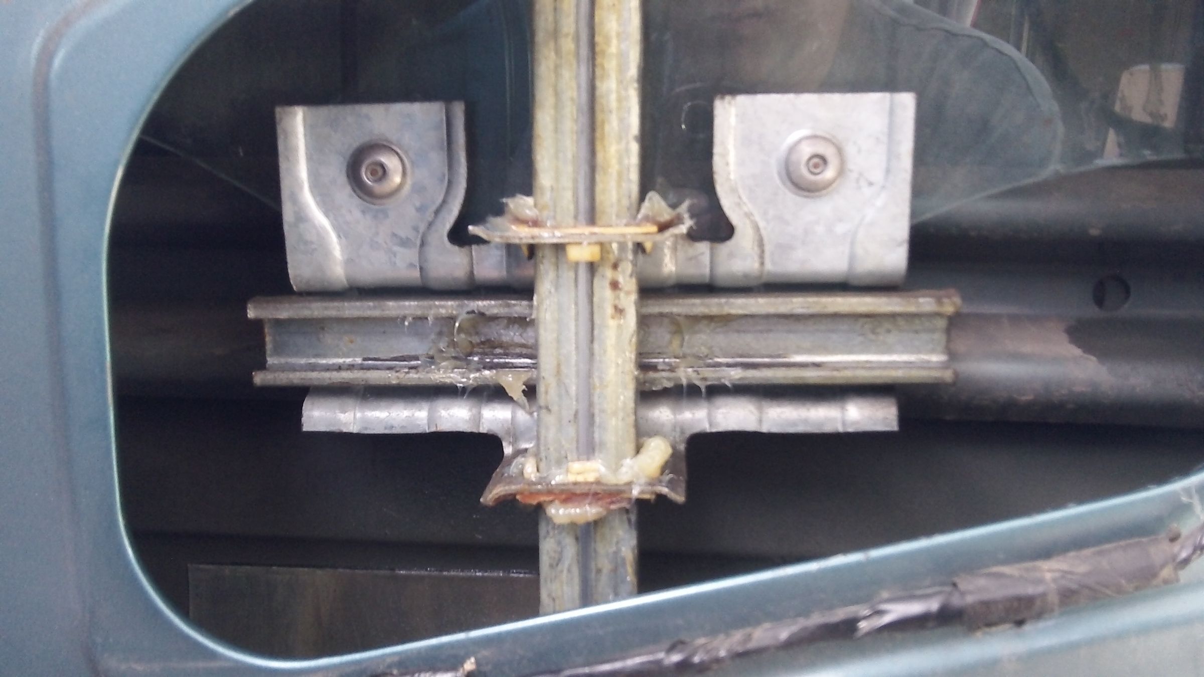 Replacing an Electric Window Regulator : 4 Steps (with Pictures ...