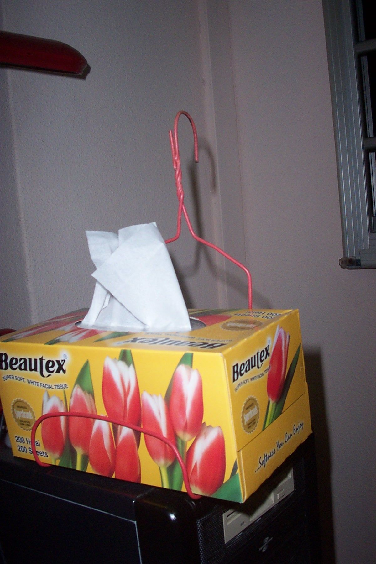 Tissue Box Hanger : 5 Steps - Instructables