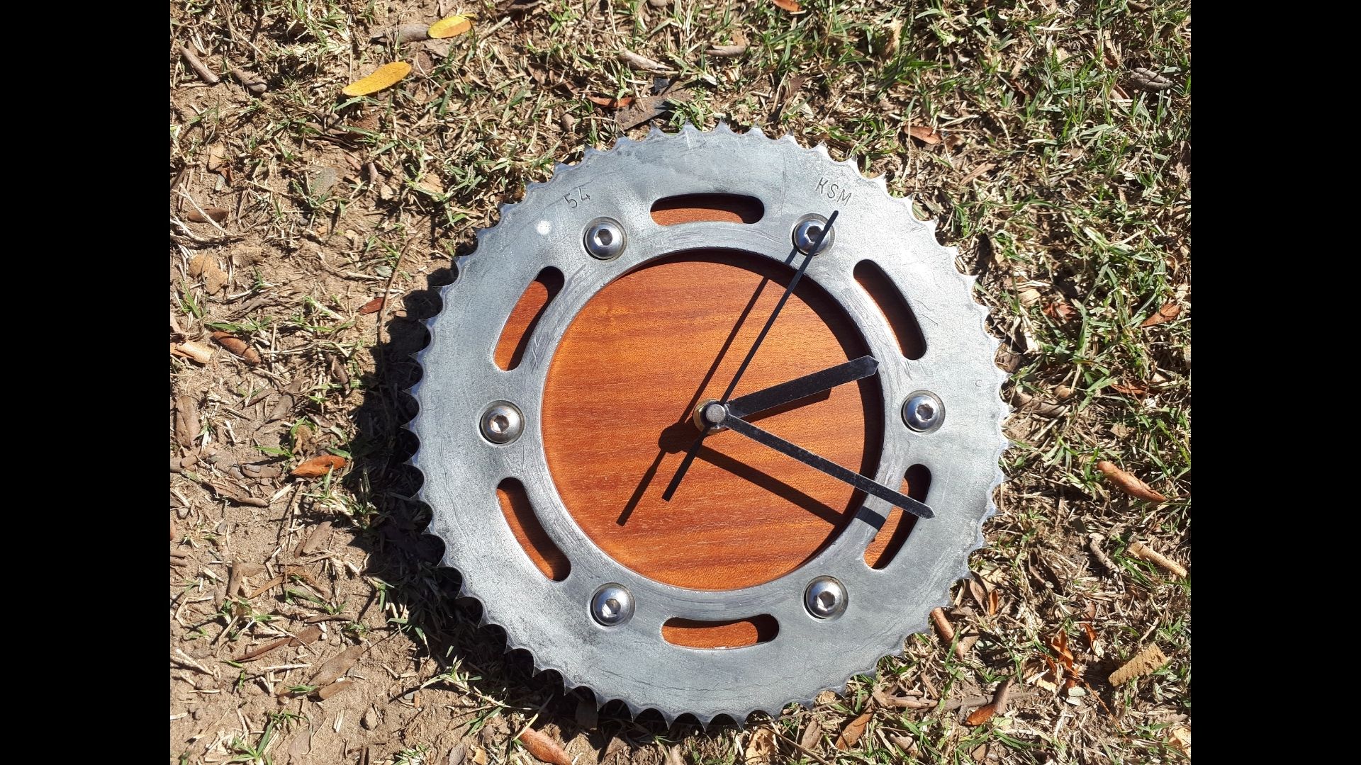 How to Make a Motorcycle Sprocket Wall Clock : 7 Steps (with Pictures ...