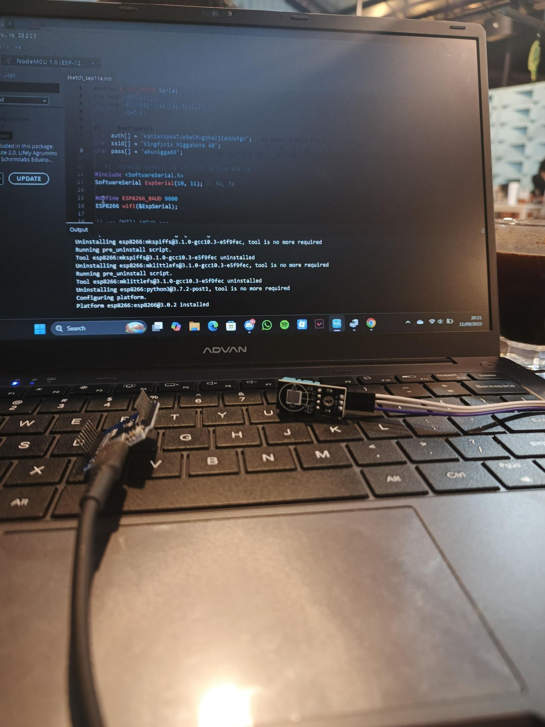 Monitoring Sensor Pendeteksi Suhu Dan Kelembaban Memakai ESP8266 Dan ...