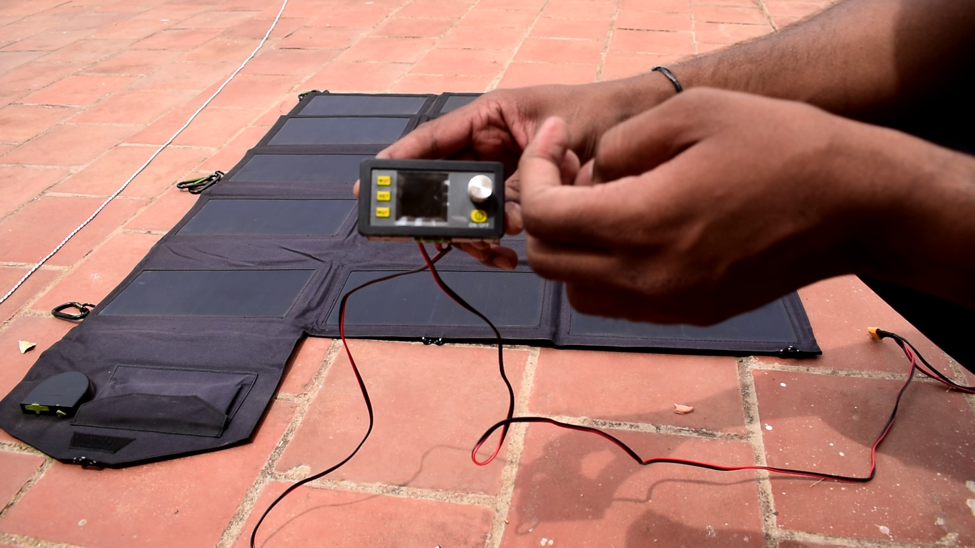 Charging Lithium Ion Battery Pack Using Foldable Solar Panel : 7 Steps ...