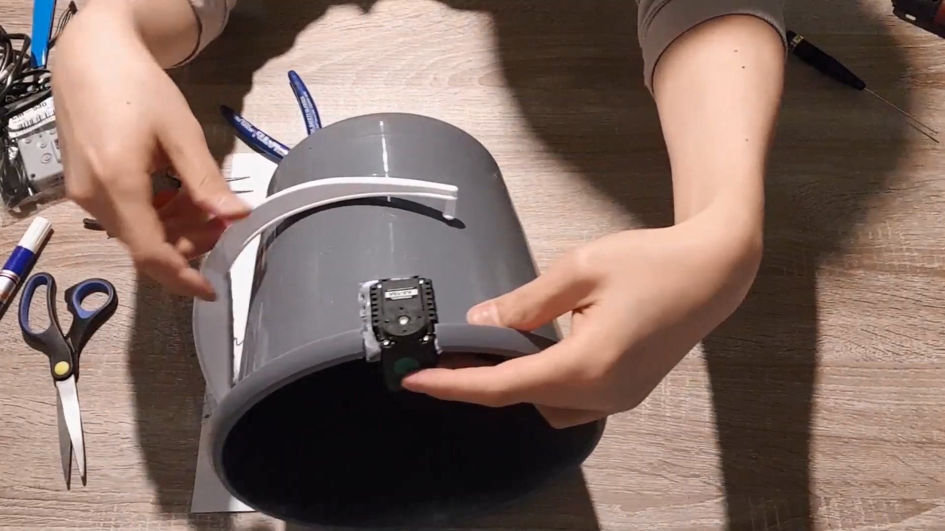 Trash Bin Robot - Giant Hungry Robot : 11 Steps (with Pictures ...