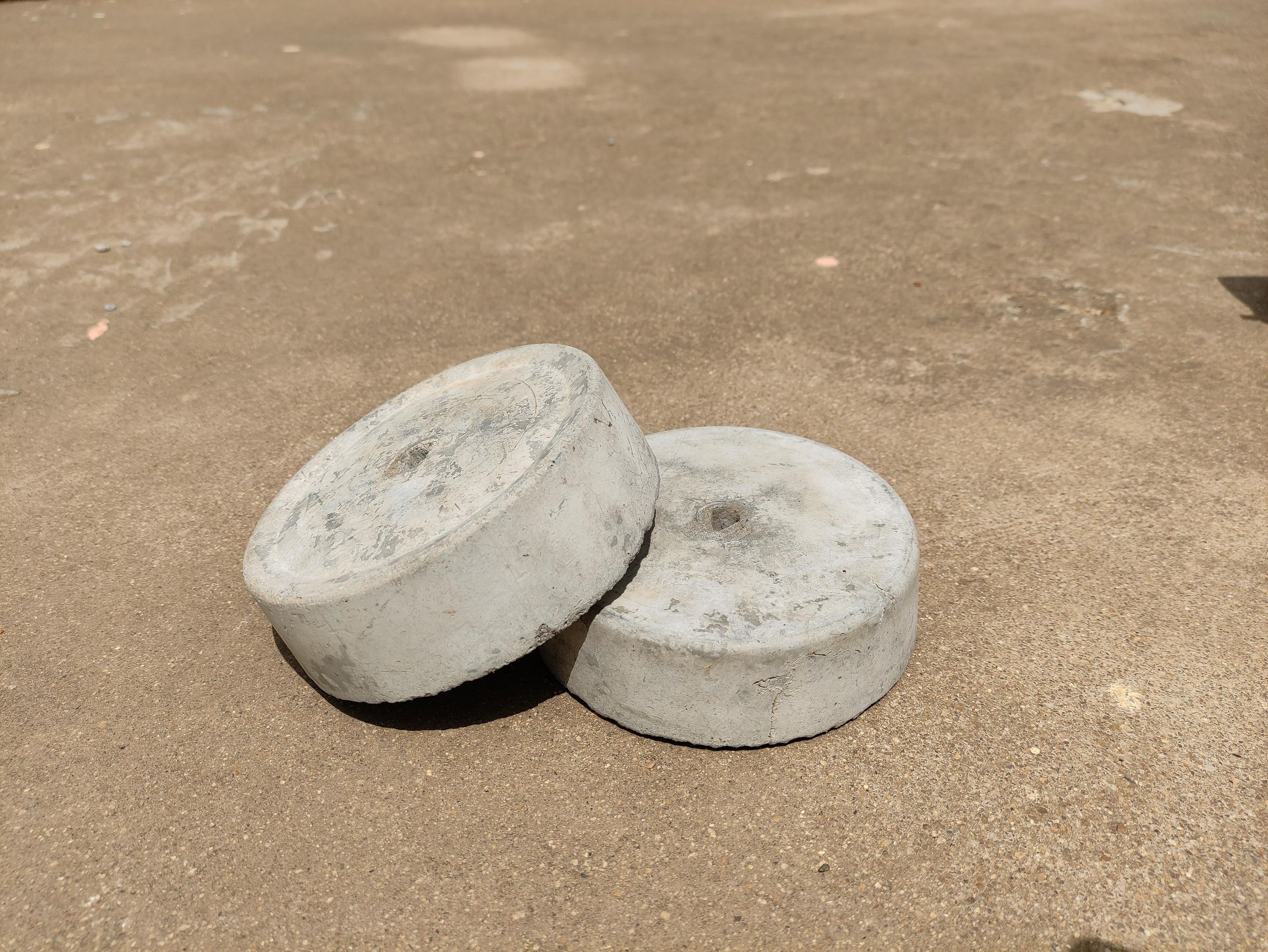 Simple Adjustable Dumbbells Using Concrete : 4 Steps (with Pictures ...