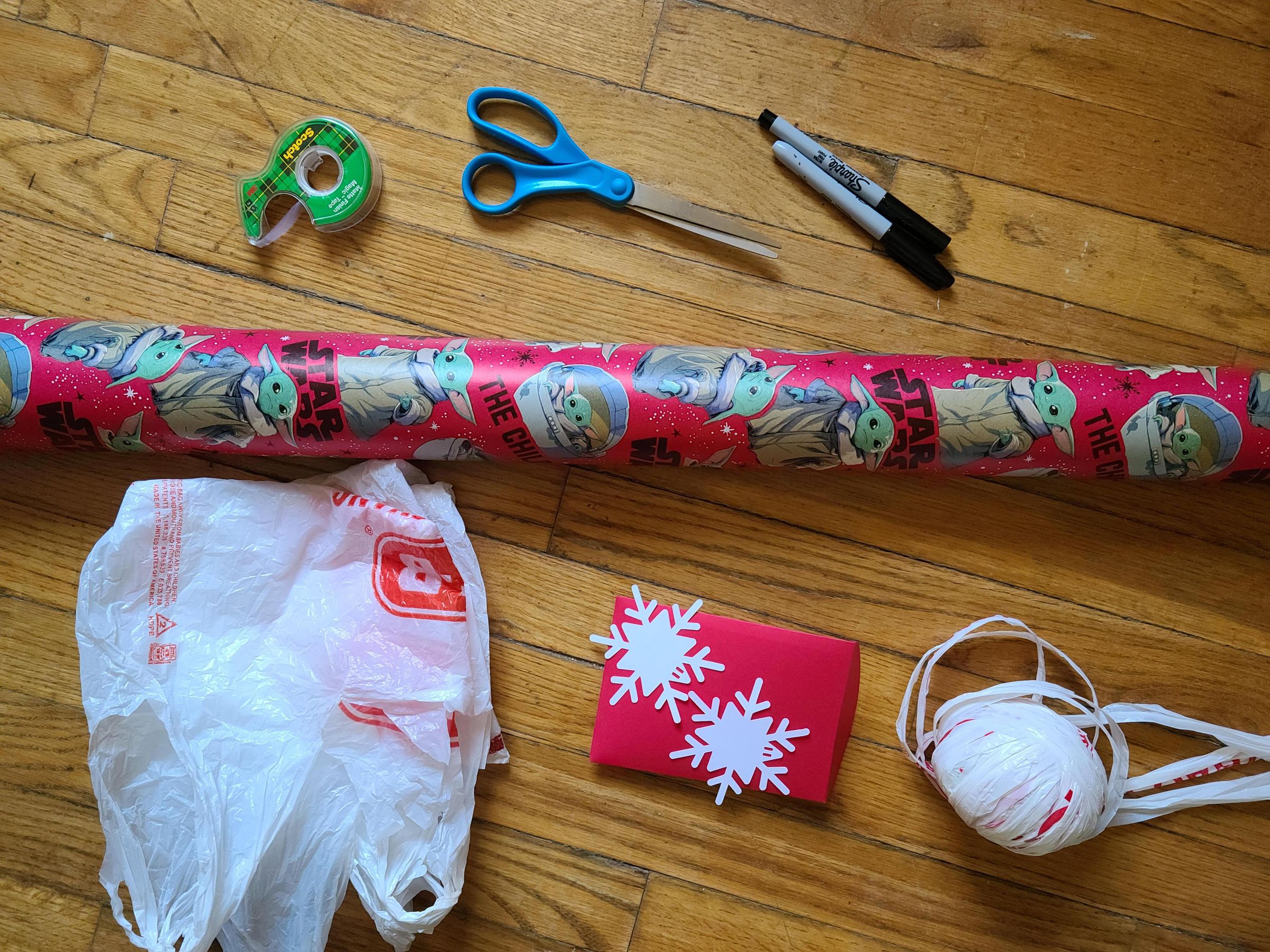 Using Plarn (Plastic Yarn) for Wrapping Gifts! : 5 Steps (with Pictures) - Instructables