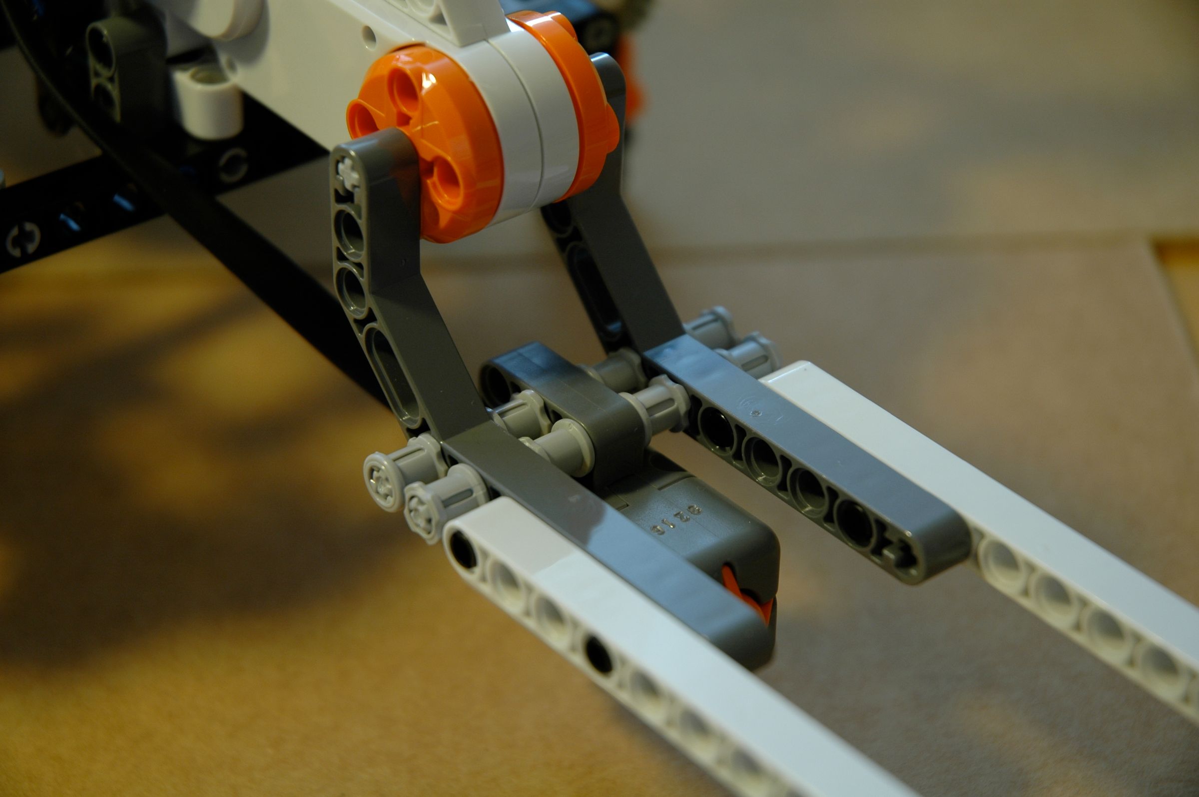 How to Build a Lego Mindstorms NXT Hexapod Robot? : 5 Steps - Instructables