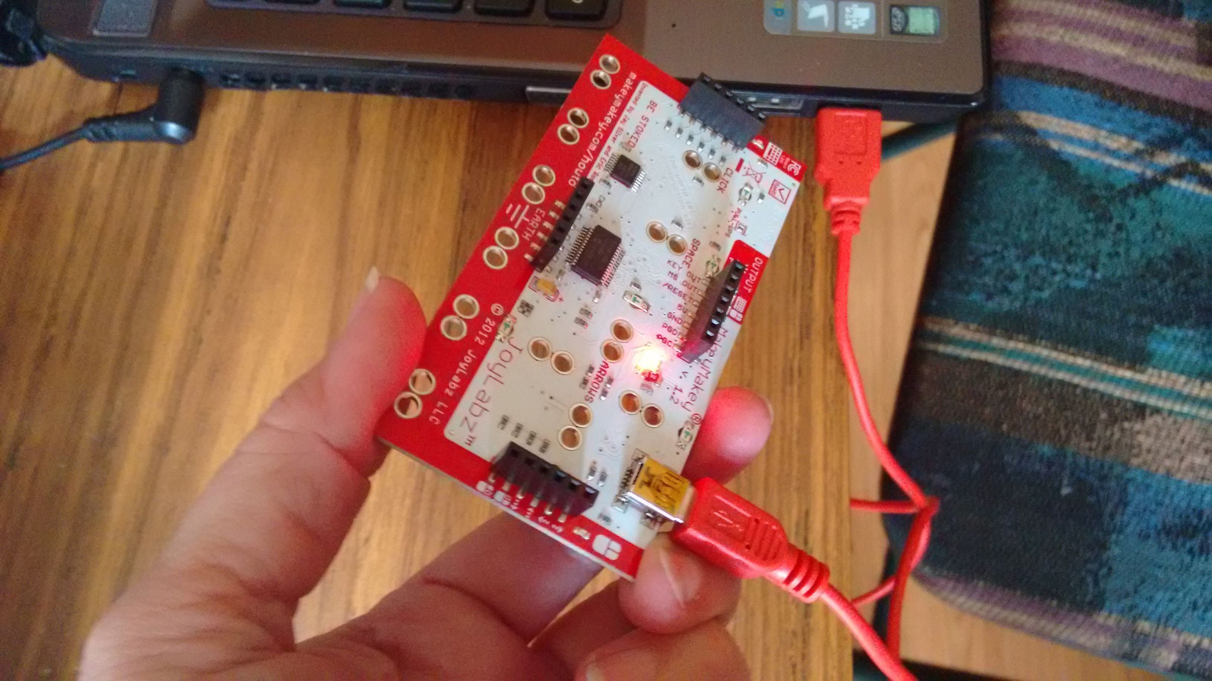 Playing With Your Food Ala MaKey MaKey : 4 Steps - Instructables