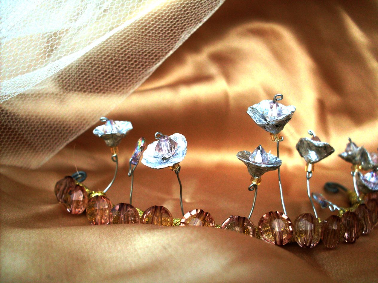 Faux Metal Bridal Tiara : 6 Steps - Instructables