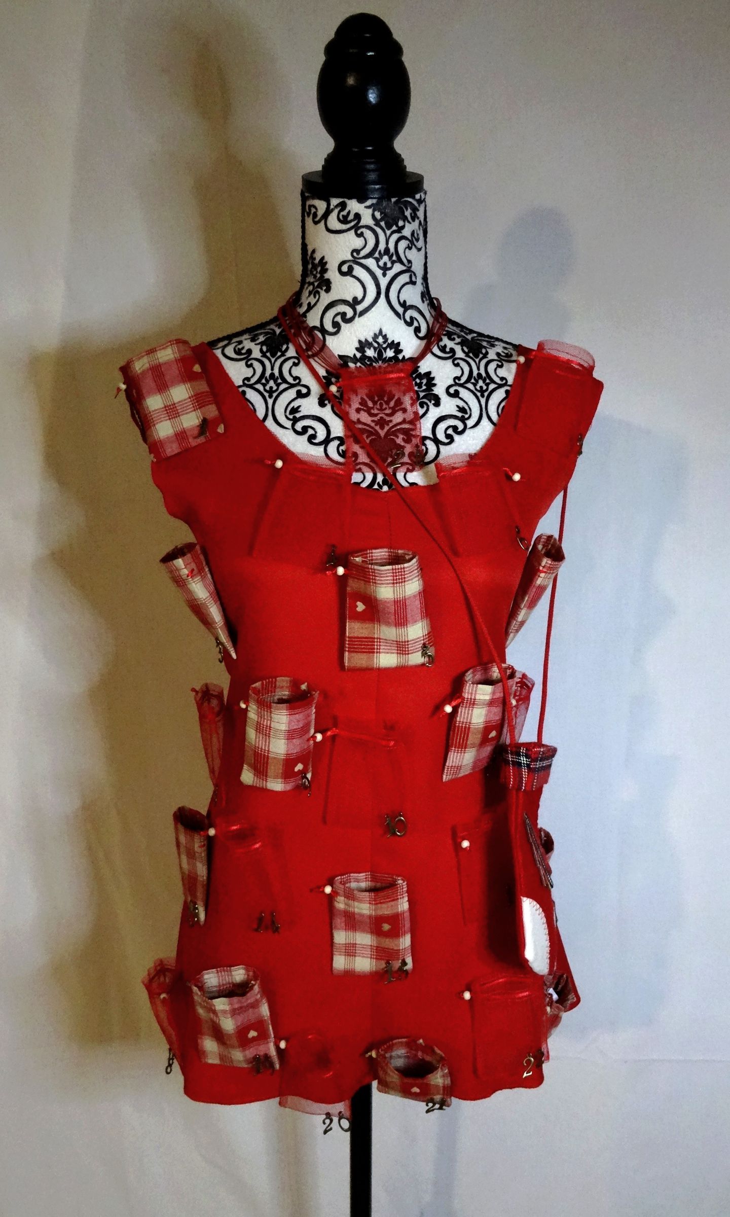 Advent Calendar Dress : 5 Steps (with Pictures) - Instructables