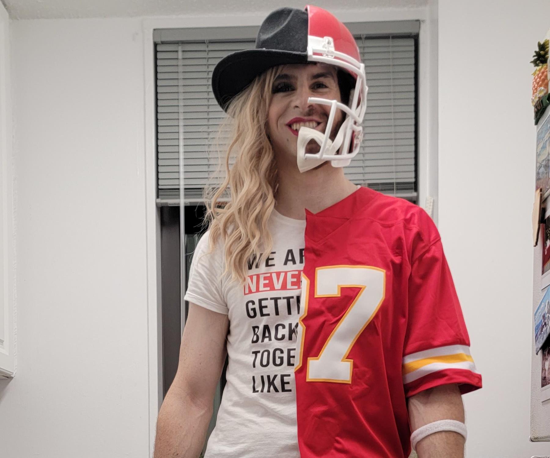 Taylor Swift / Travis Kelce Mashup Costume : 14 Steps (with Pictures ...