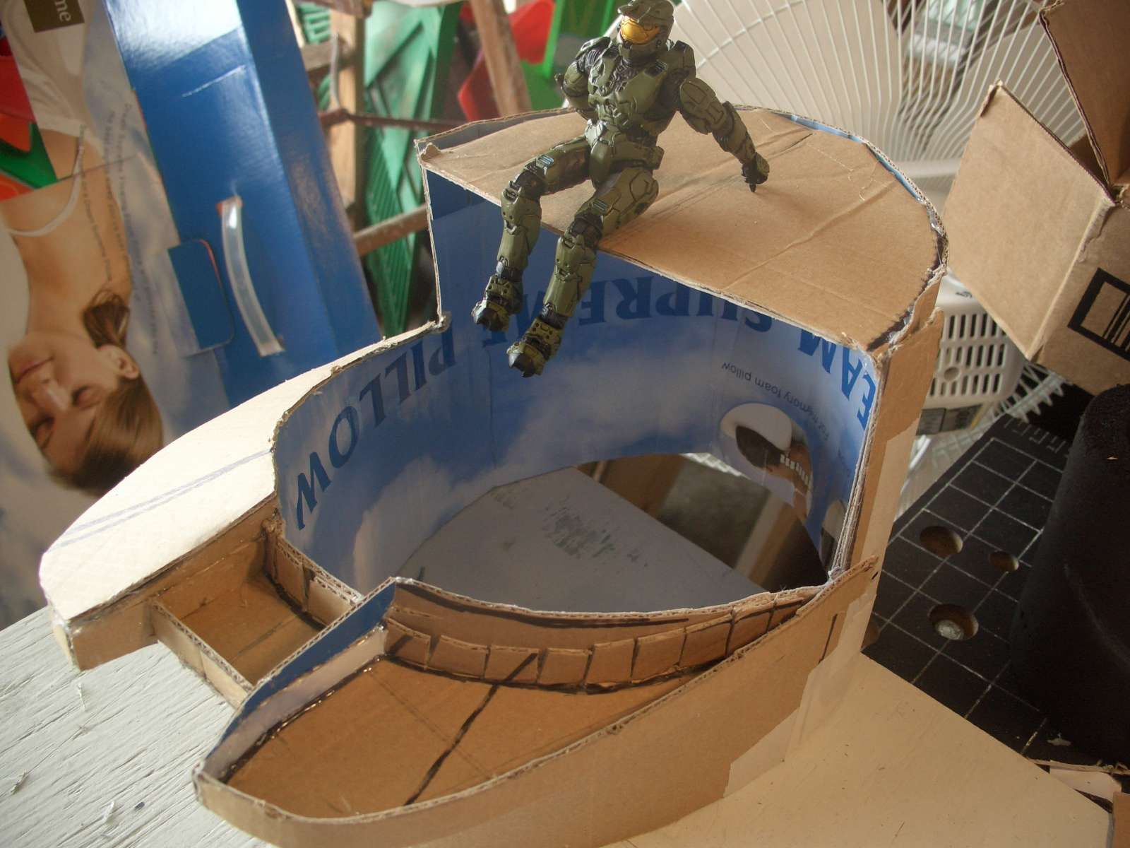 Cardboard/Fiberglass Halo 3 Inspired Master Chief Costume : 15 Steps ...