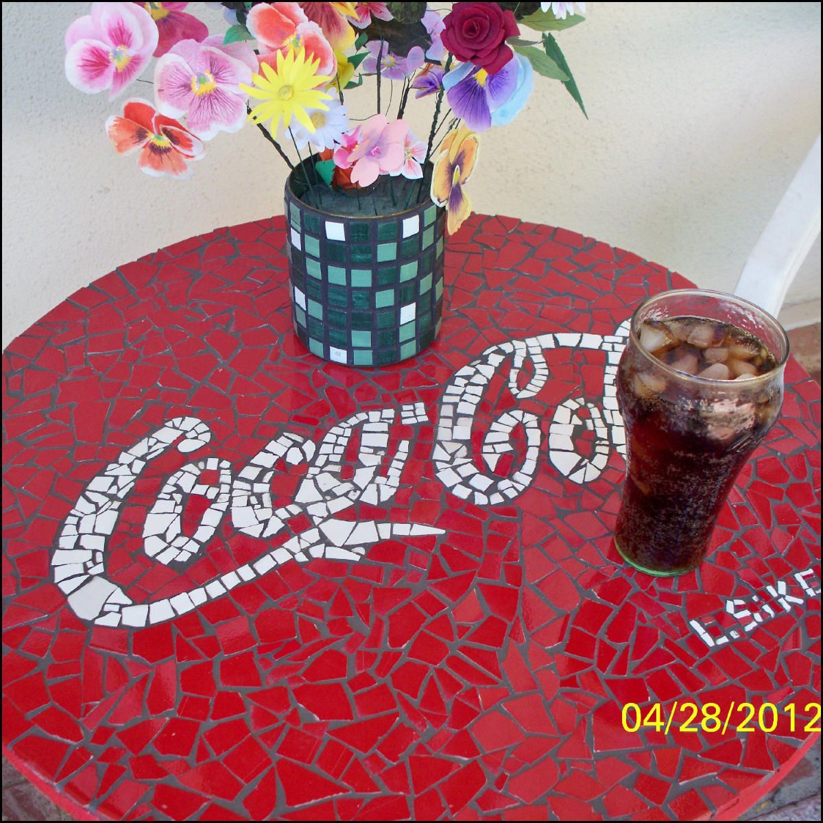 Make a Coca Cola Mosaic Table : 17 Steps (with Pictures) - Instructables