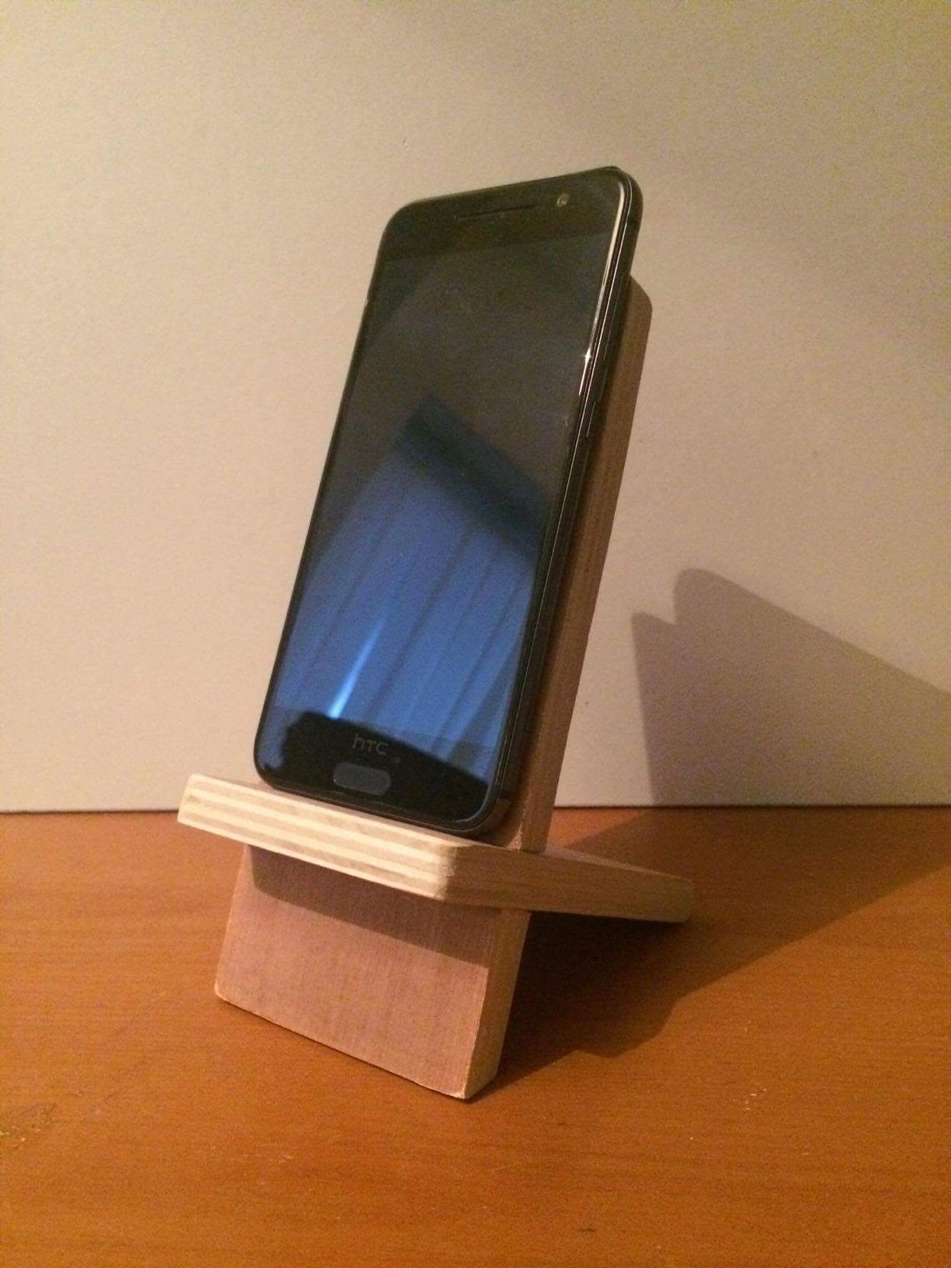 Deck Chair Phone Holder : 3 Steps (with Pictures) - Instructables