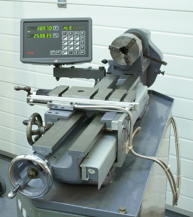How to Fit a Digital Readout to a Lathe : 6 Steps (with Pictures ...