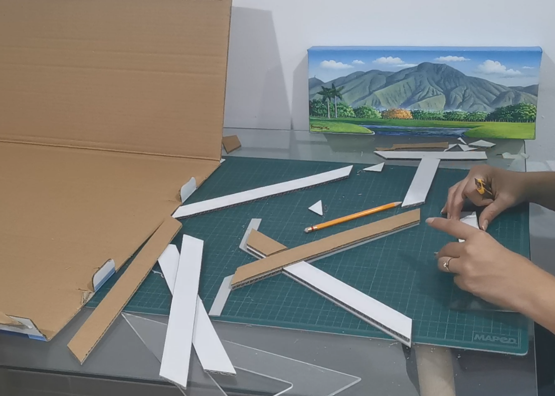 Cardboard Lapdesk : 16 Steps (with Pictures) - Instructables