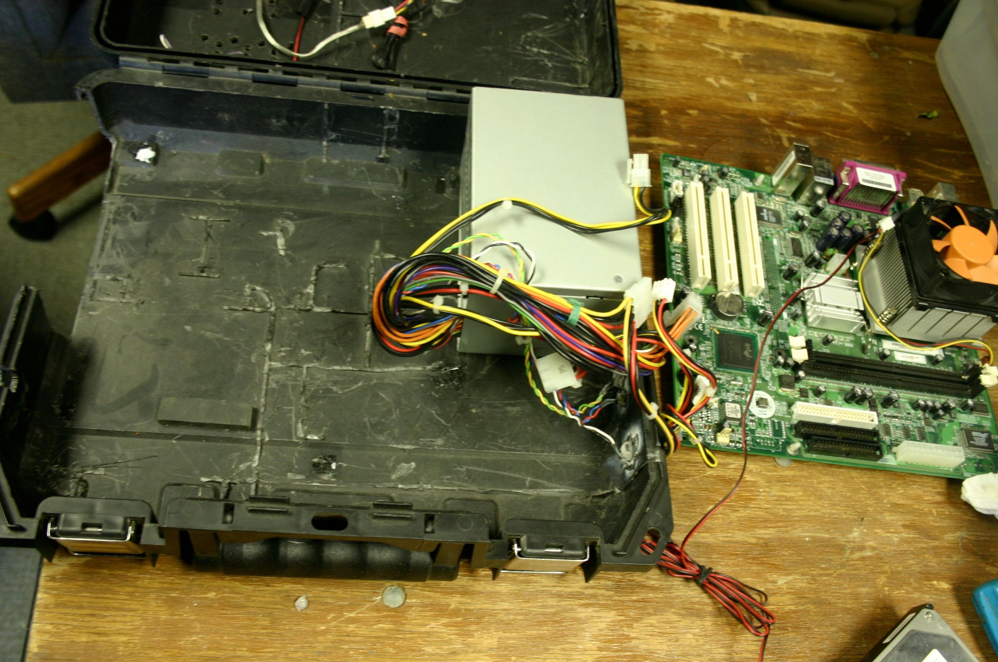 Dewalt Tool Box PC : 5 Steps (with Pictures) - Instructables