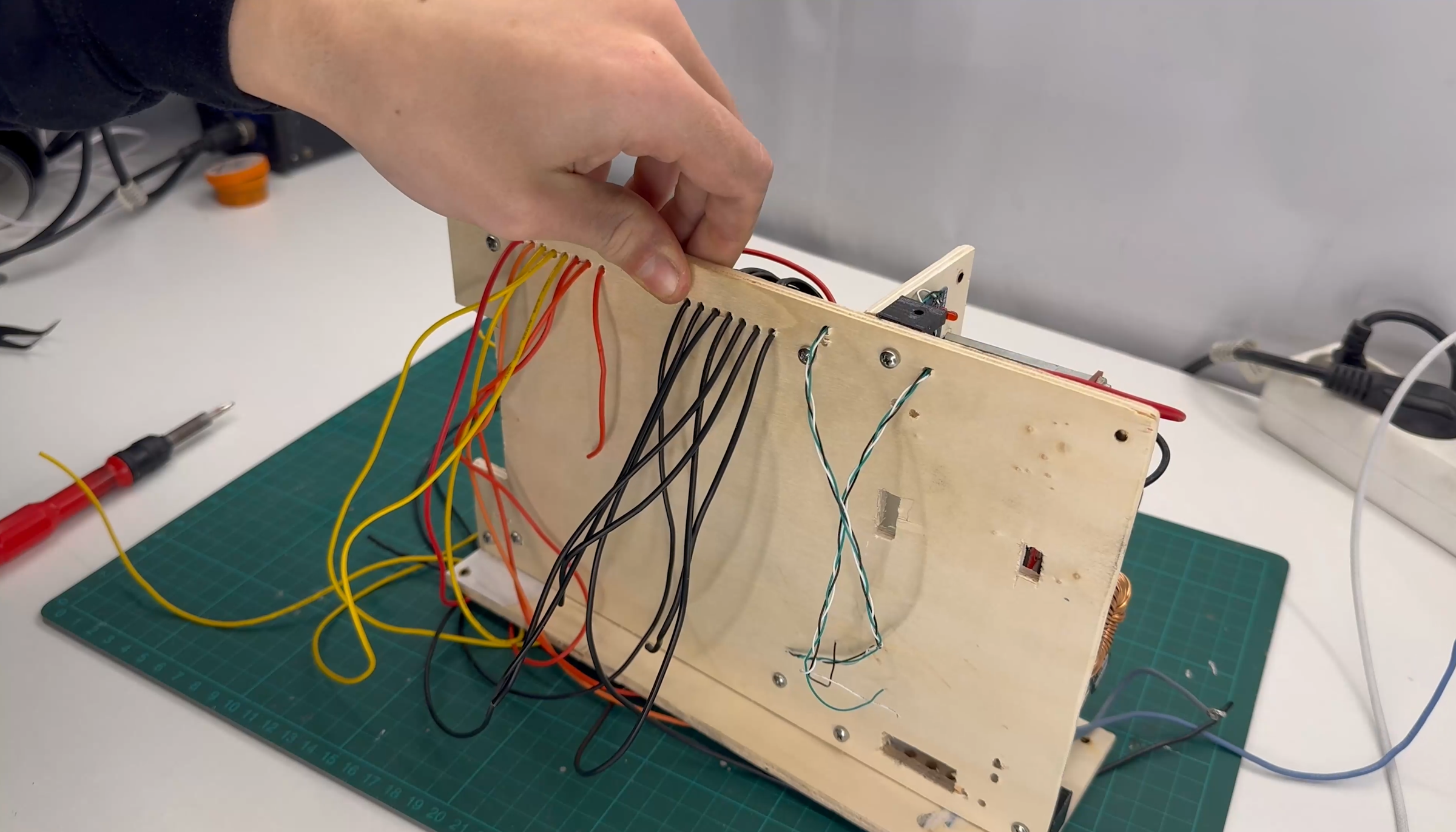Ultimate DIY Laboratory PSU From a Gaming PC PSU : 14 Steps (with ...
