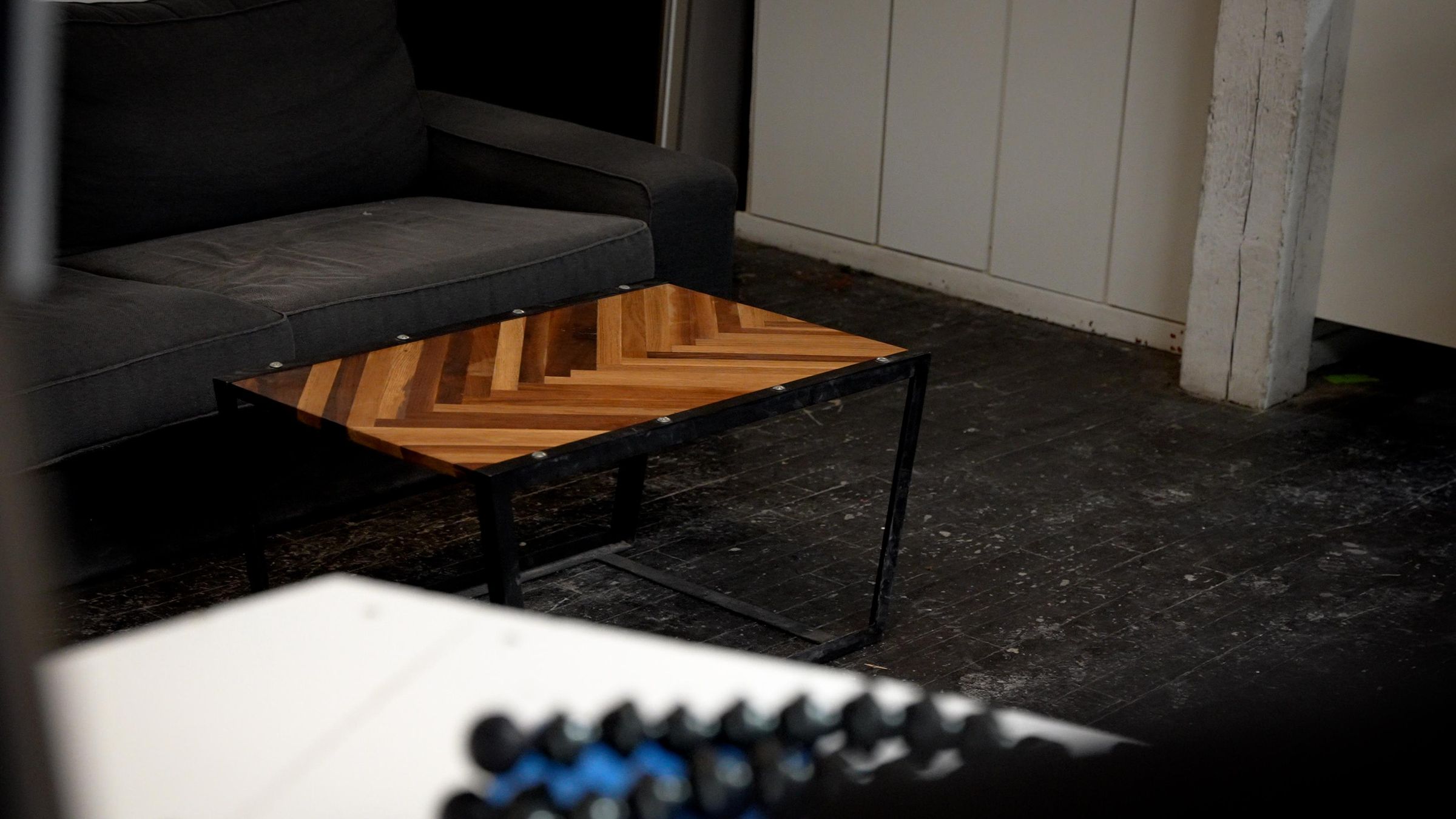 The Solid Wood Herringbone Pattern Table V2.0 : 19 Steps (with Pictures ...
